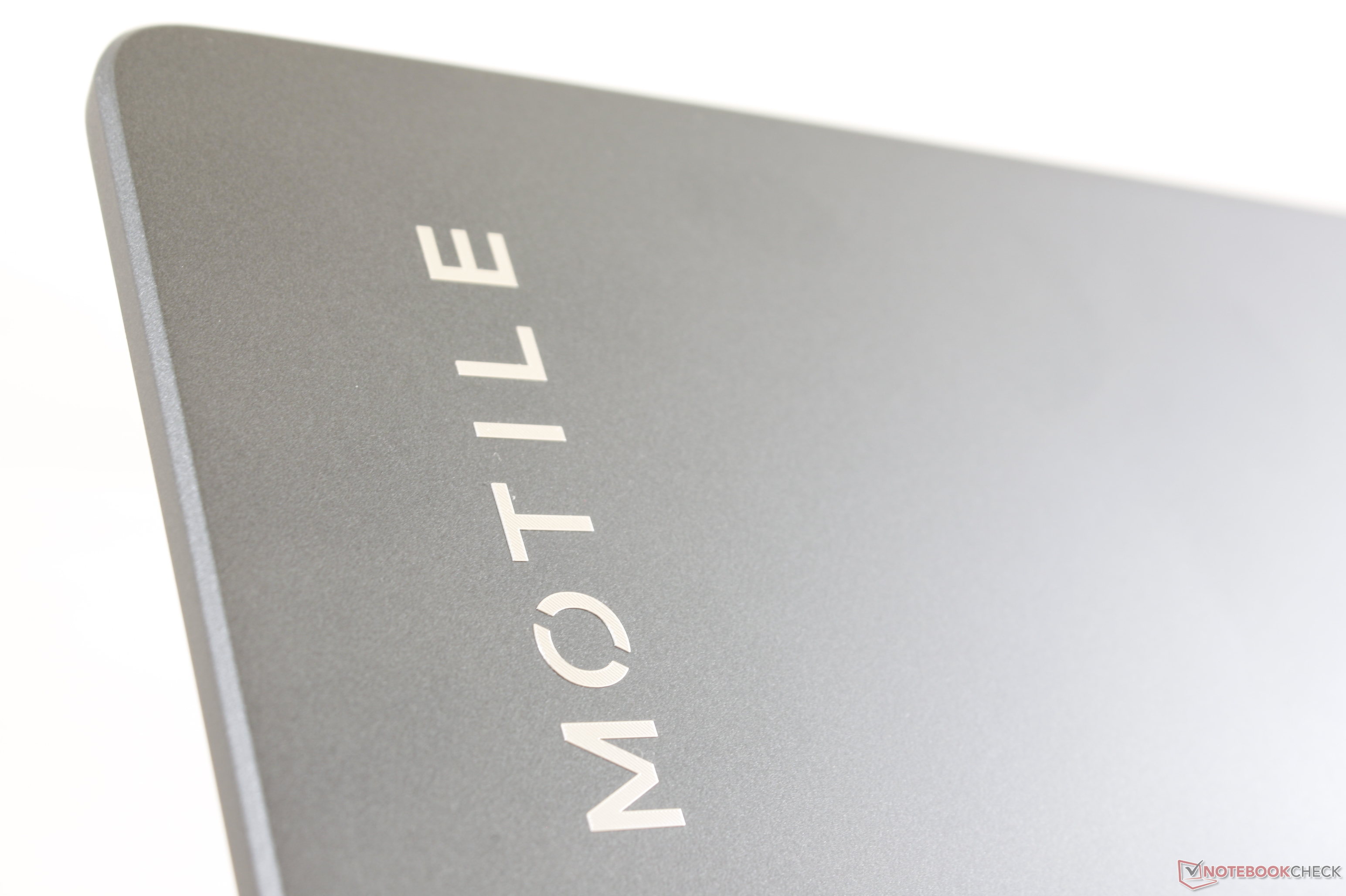 Walmart Motile M142 Laptop Review: Pretty Good for $500 - NotebookCheck ...