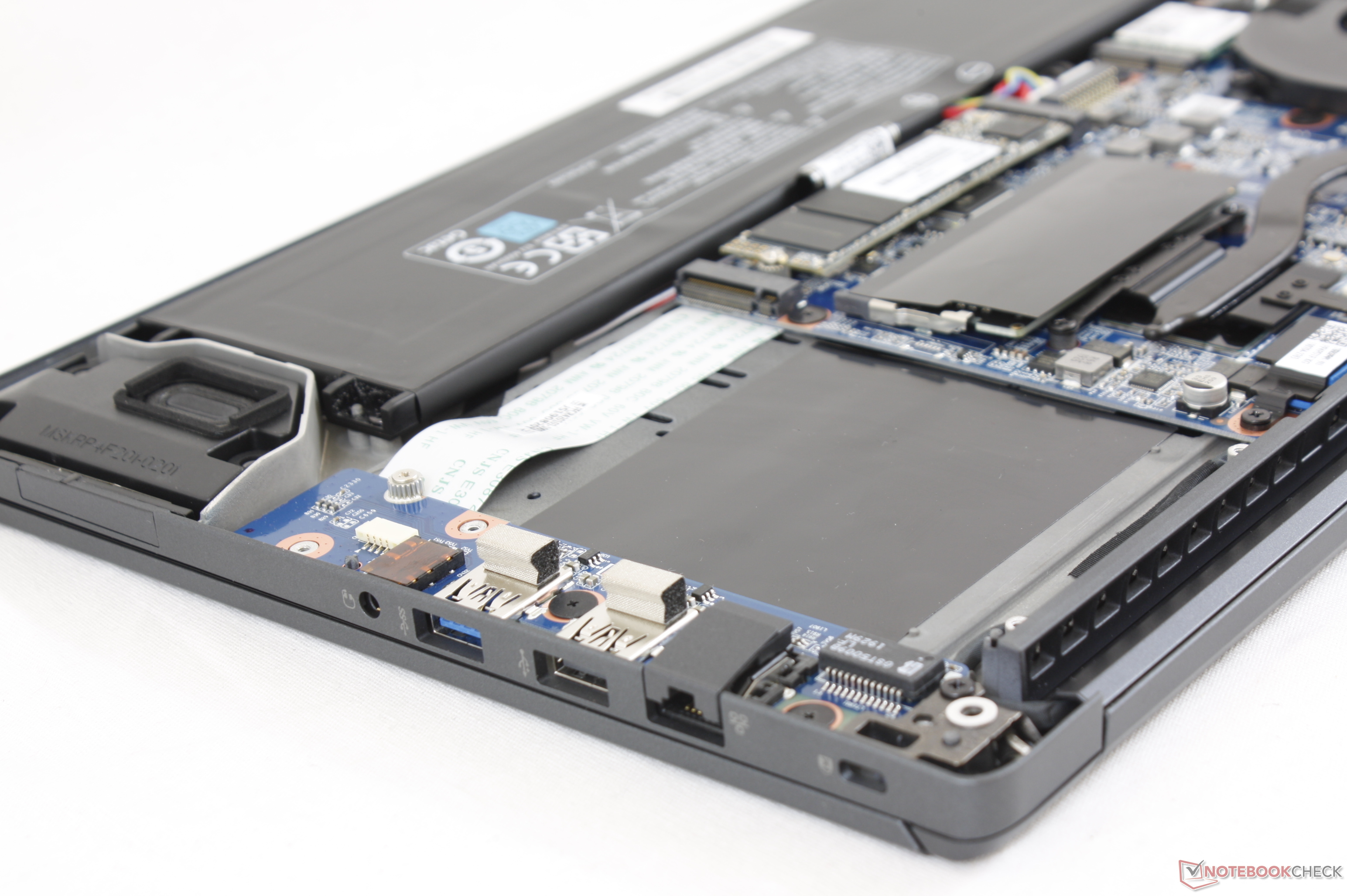 Walmart Motile M142 Laptop Review: Pretty Good for $500 - NotebookCheck ...