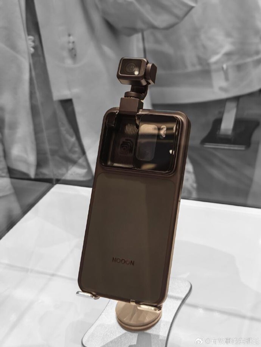 Honor Robot Phone with gimbal camera on robot arm shows up in hands-on ...