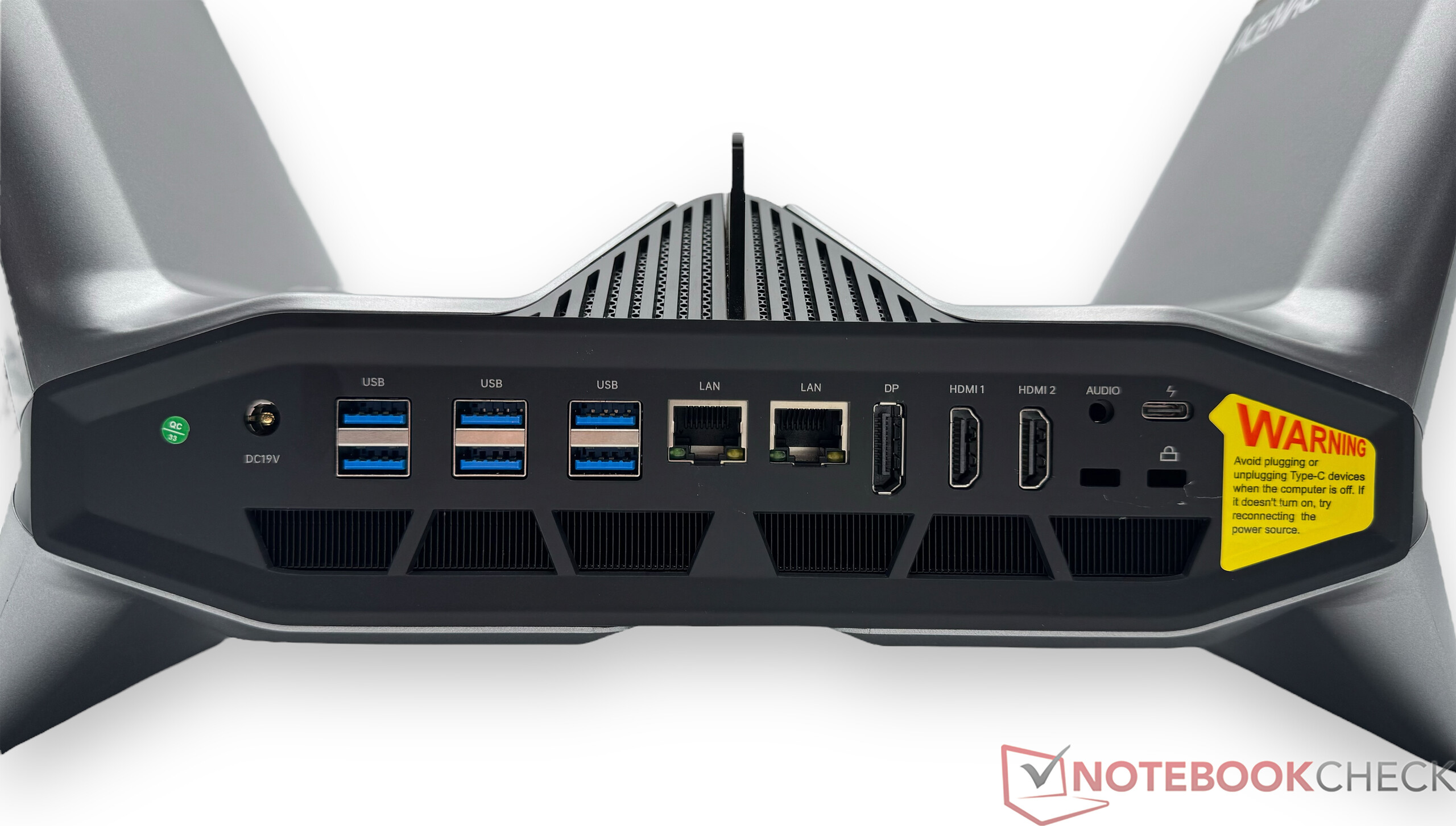 Acemagic M2A Starship review: Gaming PC with futuristic spaceship look ...