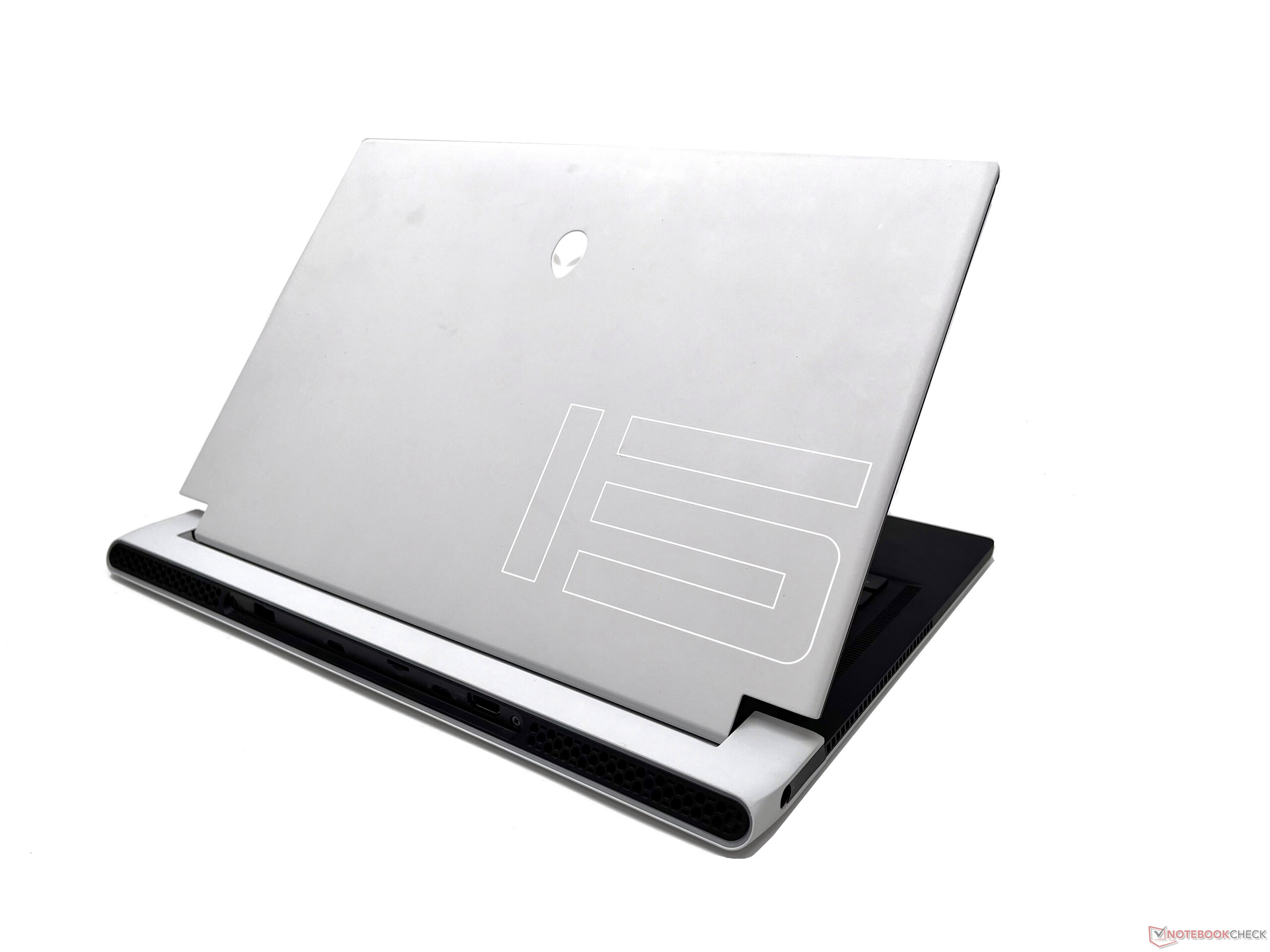 Alienware x15 R2 Laptop Review: Ultrabook-like UFO soars with Core i9 ...