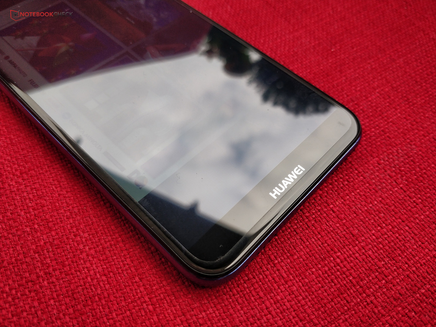 Huawei Y6 2018 Smartphone Review - NotebookCheck.net Reviews