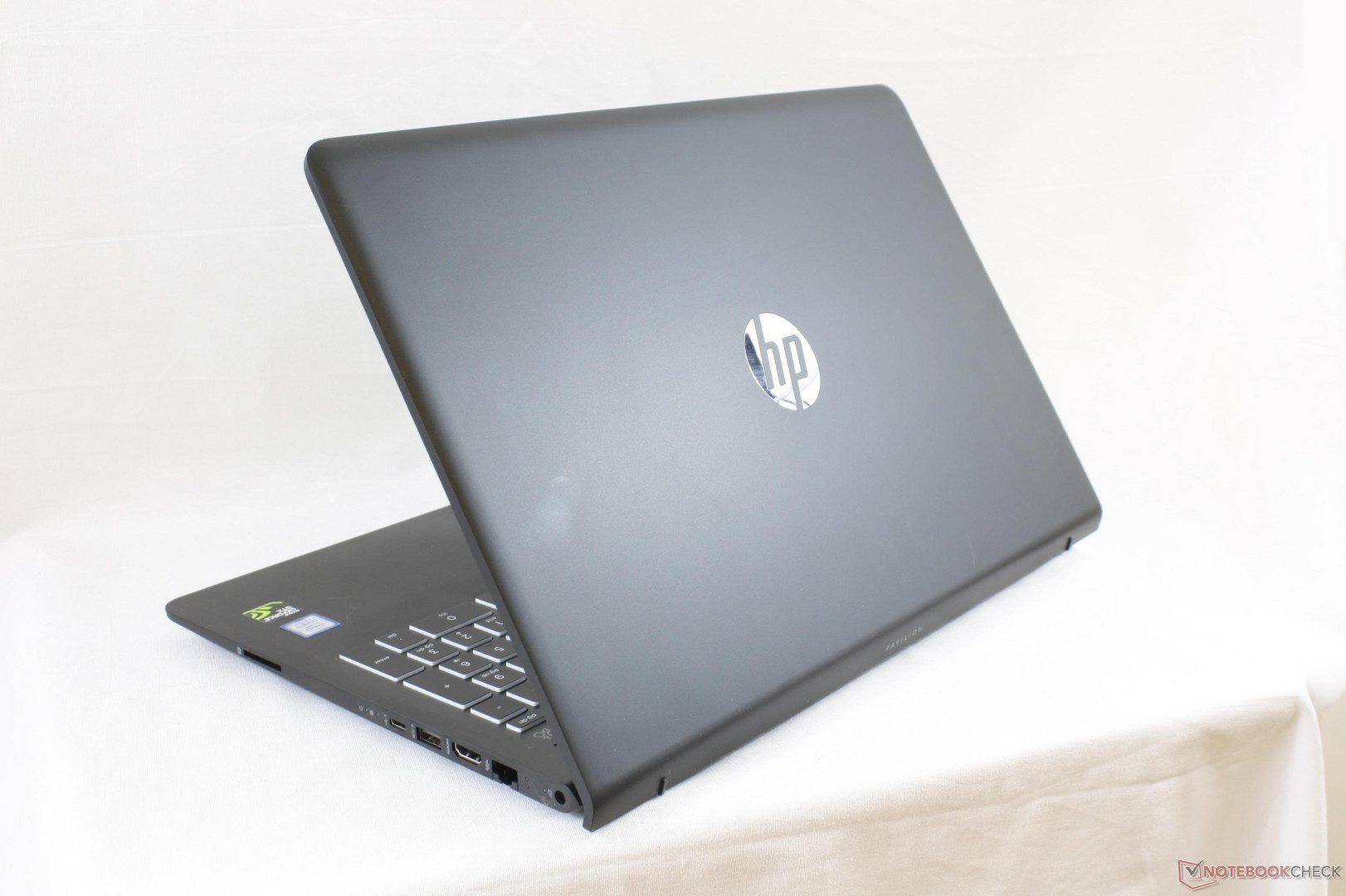 HP Pavilion 15 Power (i7-7700HQ, GTX 1050) Laptop Review ...
