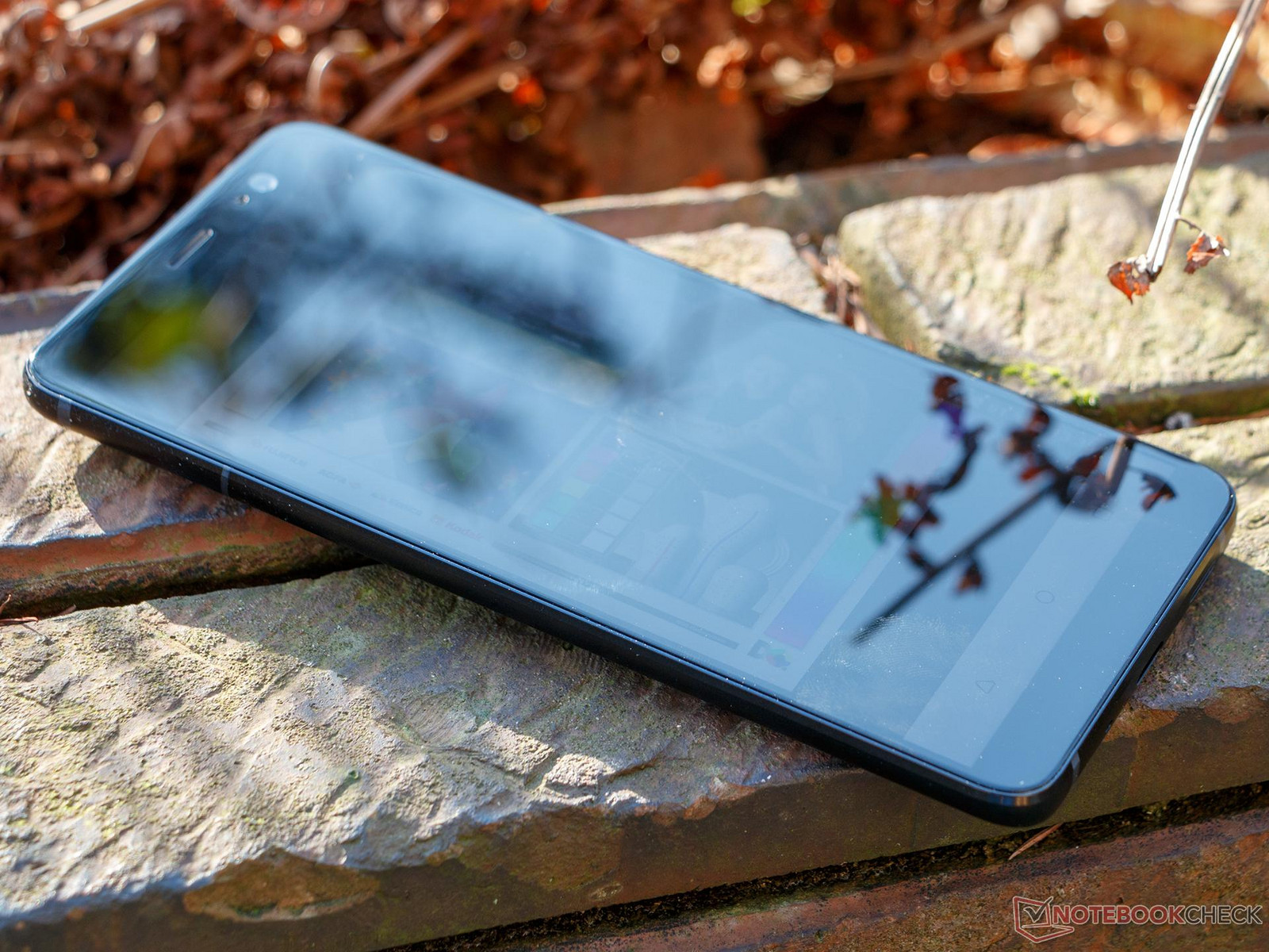 HTC U11 Plus Smartphone Review - NotebookCheck.net Reviews