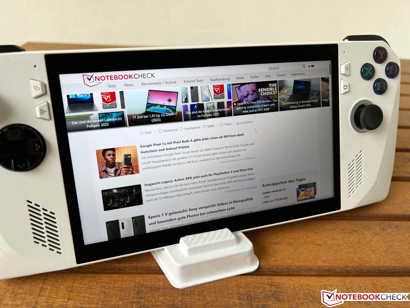 Asus ROG Ally Z1 Extreme Review - Gaming handheld with 120 Hz display ...