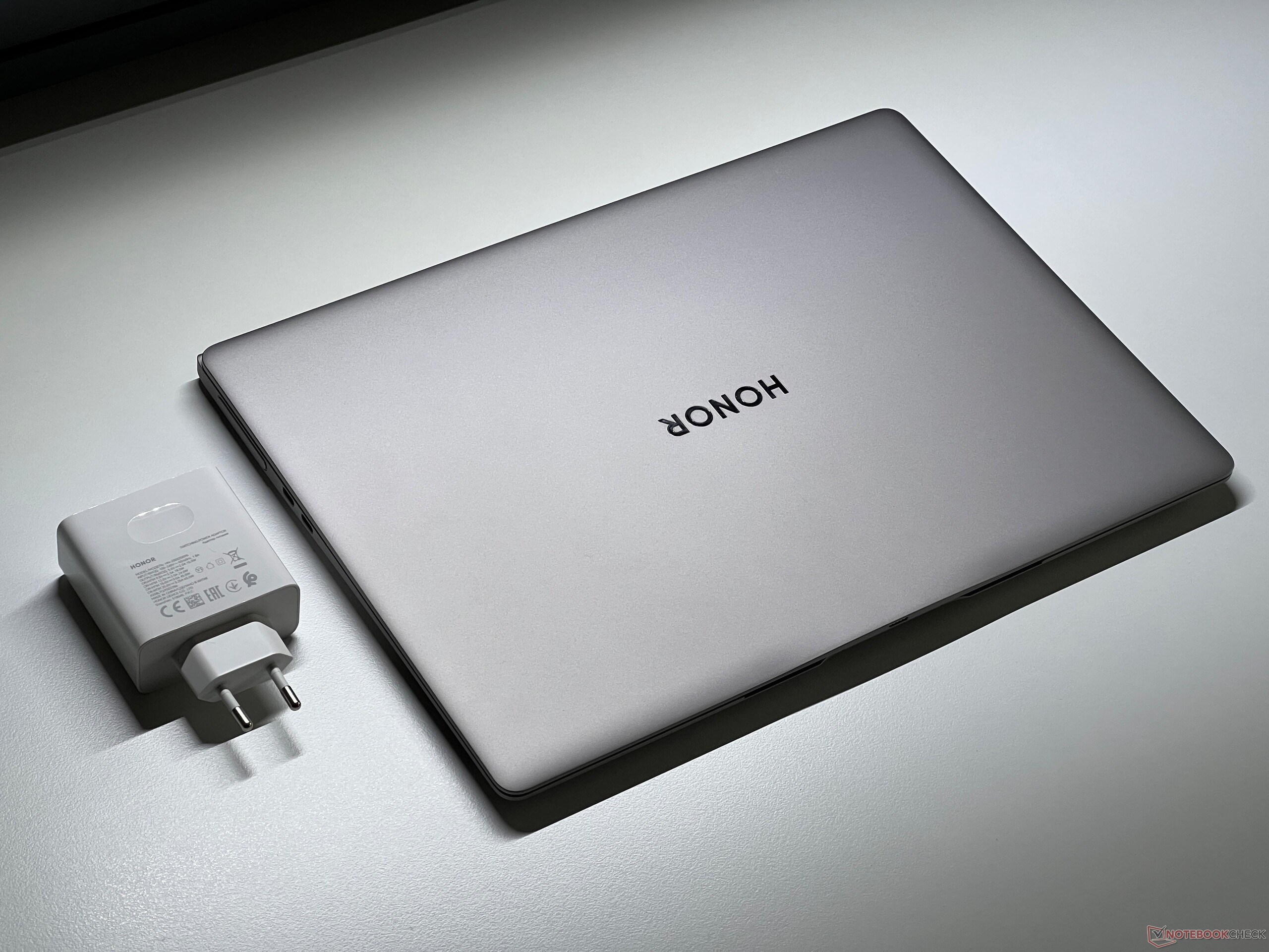 Honor MagicBook Art 14 Snapdragon review - An ARM subnotebook with a ...