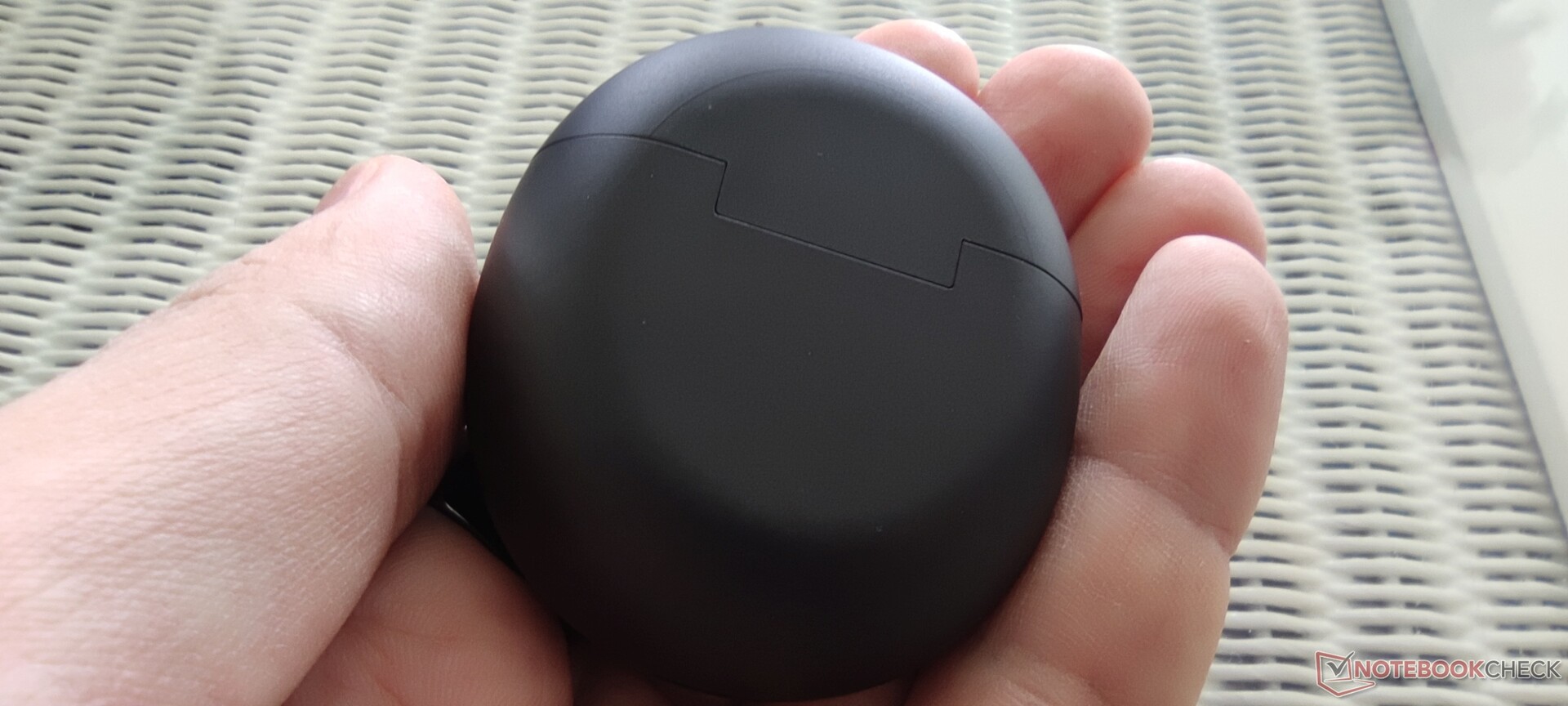 1MORE ComfoBuds Mini hands-on: The little big underdog of the TWS world ...