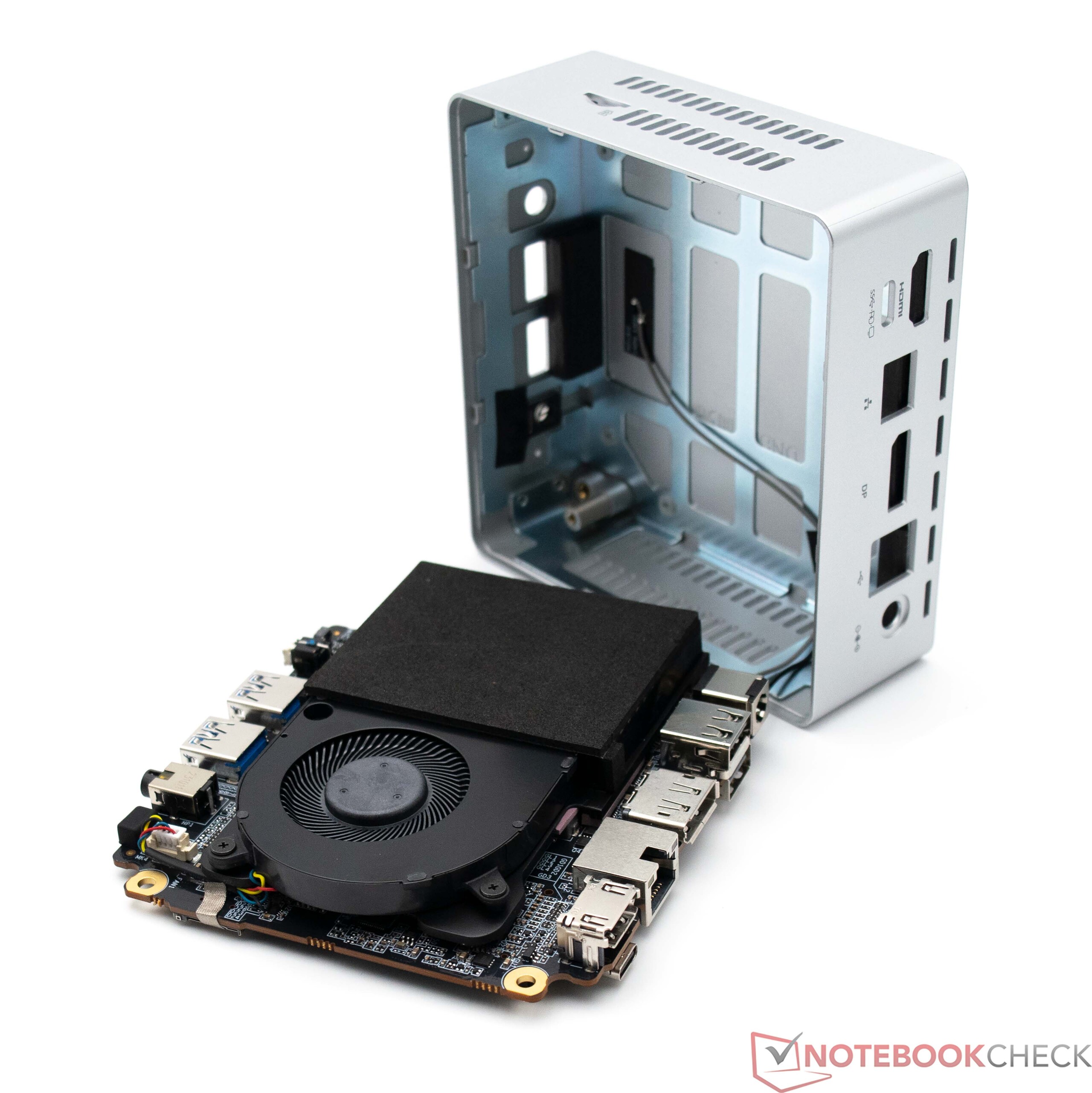 Minisforum UN100L review: The mini PC for office tasks with an Intel ...