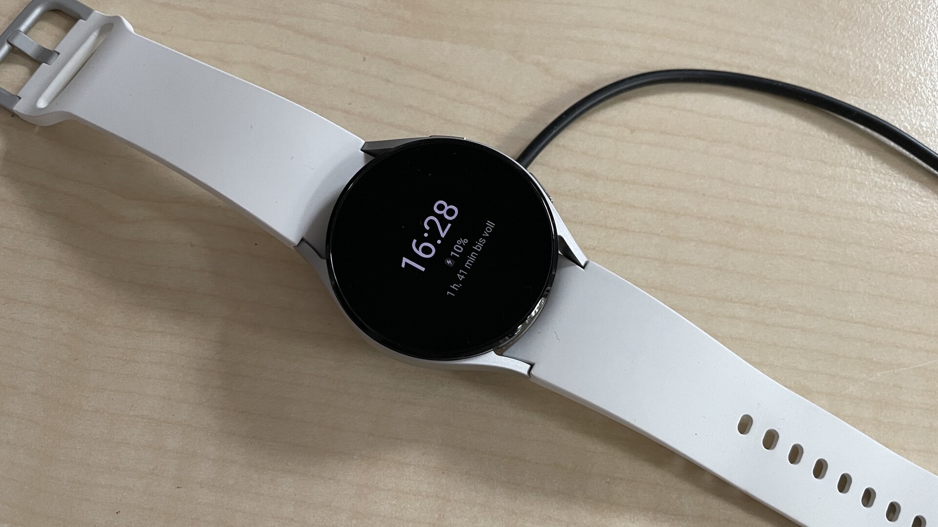 Smartwatch Samsung Galaxy Watch4 LTE in review: Many functions, little ...