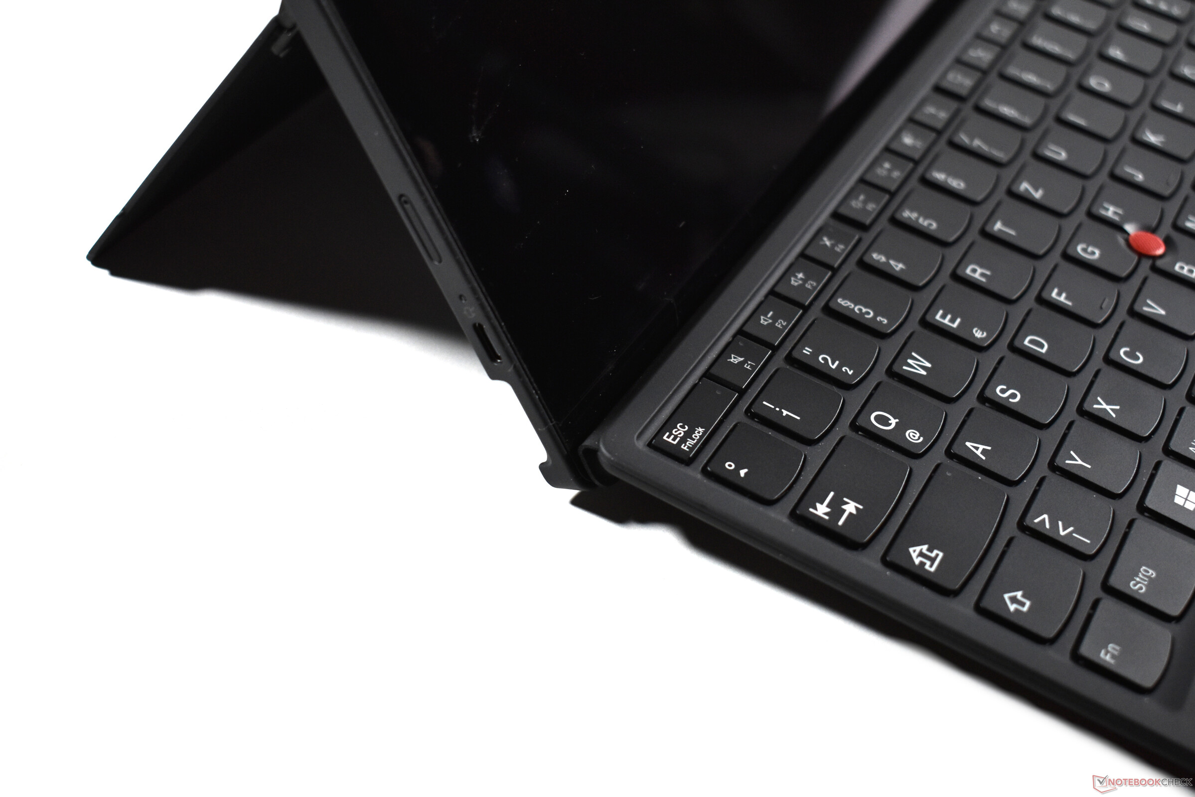 Lenovo ThinkPad X12 Detachable Gen 1 Review: Laptop tablet hybrid with ...