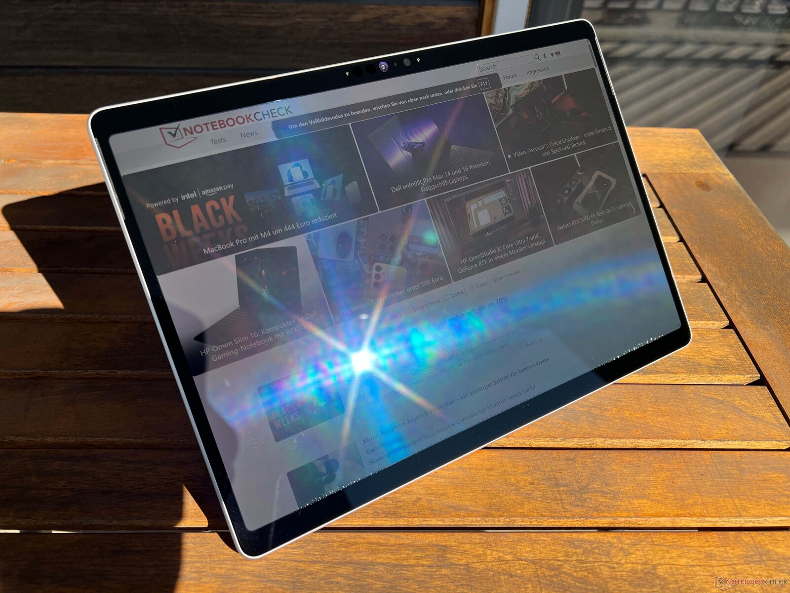 Lunar Lake vs. Snapdragon inside a convertible - Microsoft Surface Pro ...