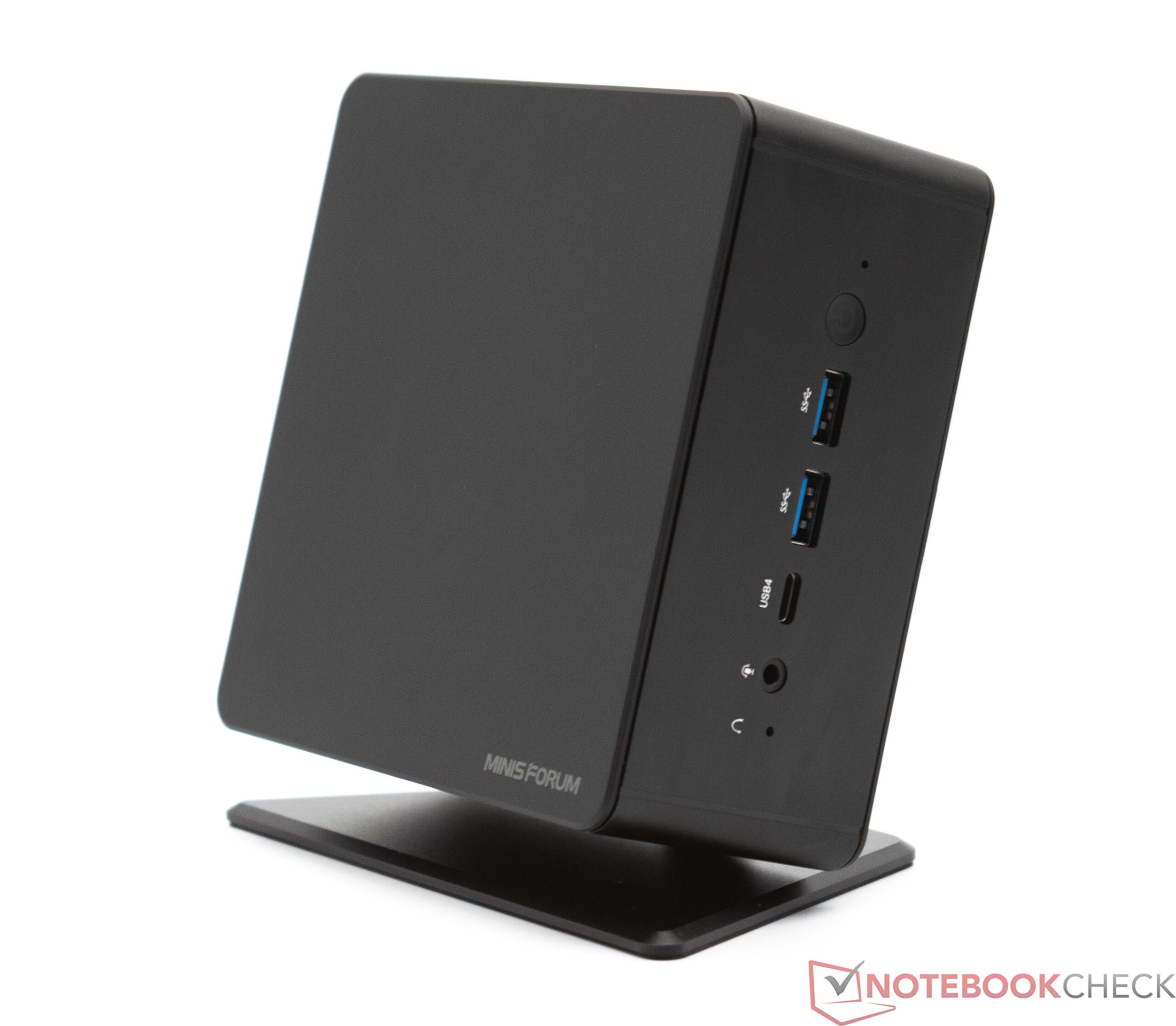 Minisforum EliteMini UM780 XTX review: The mini PC with an AMD Ryzen 7 ...
