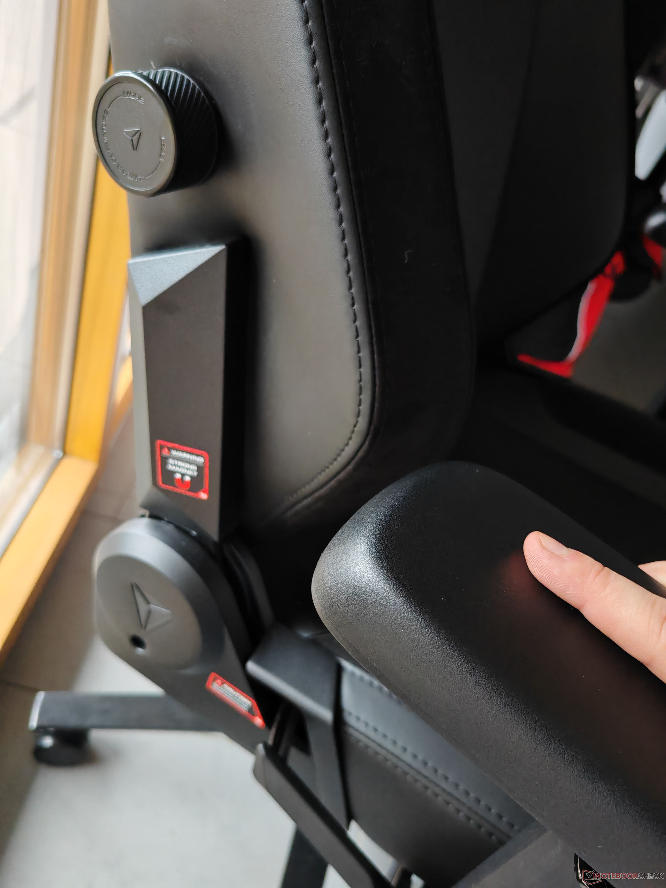 Secretlab Titan Evo gaming chair review - Notebookcheck Review