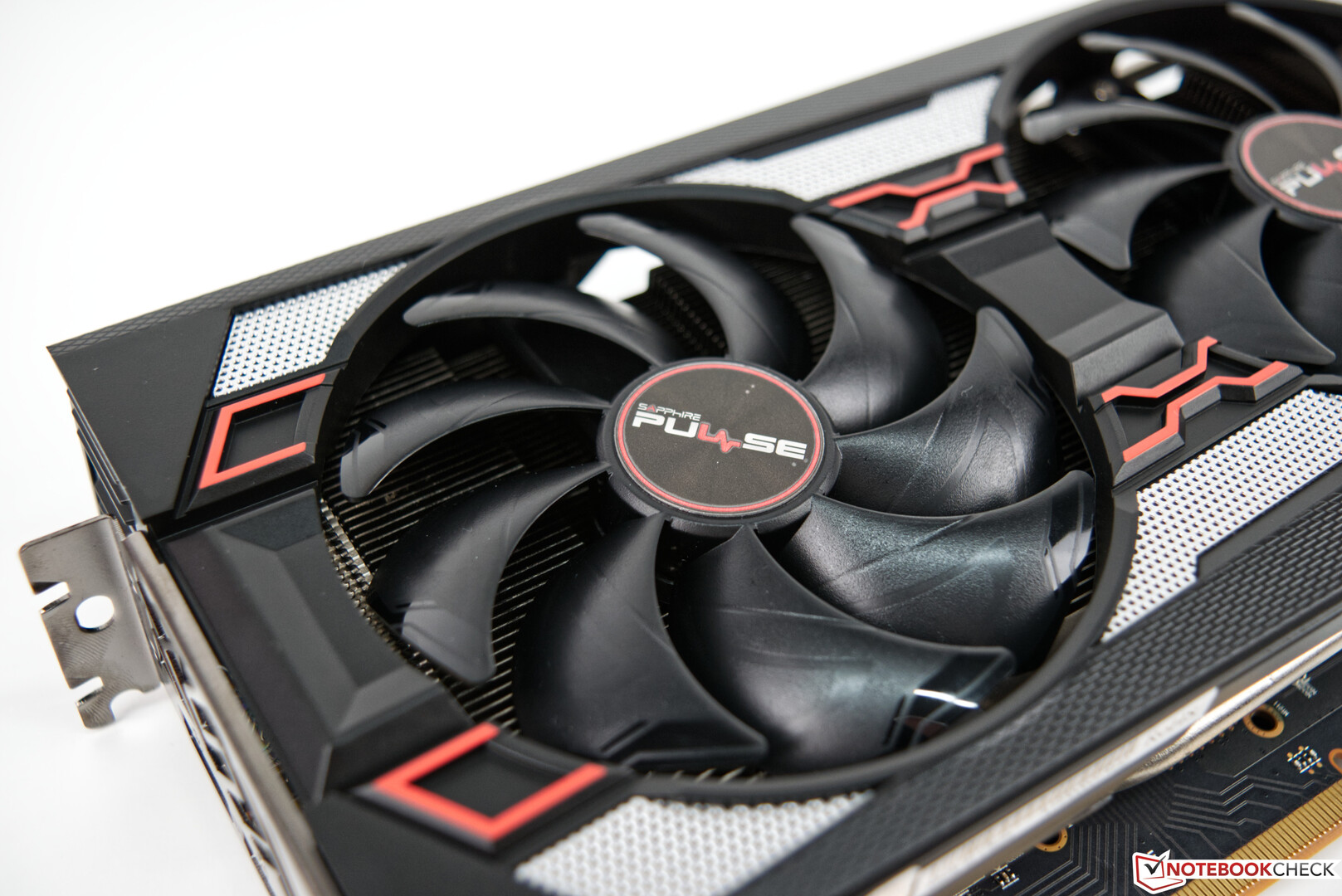 Full HD gaming with the AMD Radeon RX 5600 XT - NotebookCheck.net Reviews