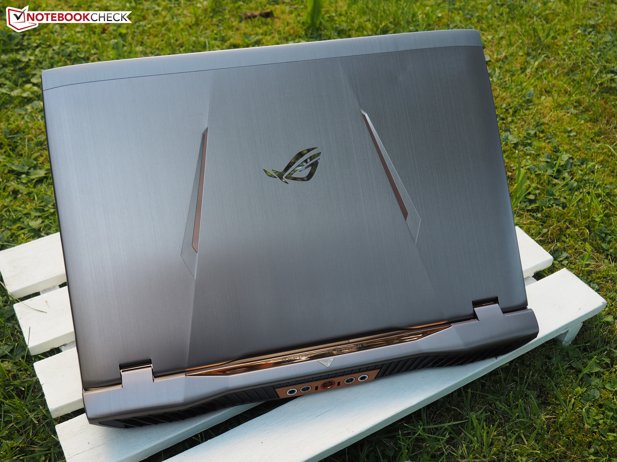 Asus ROG GX800VH Notebook Preview - NotebookCheck.net Reviews