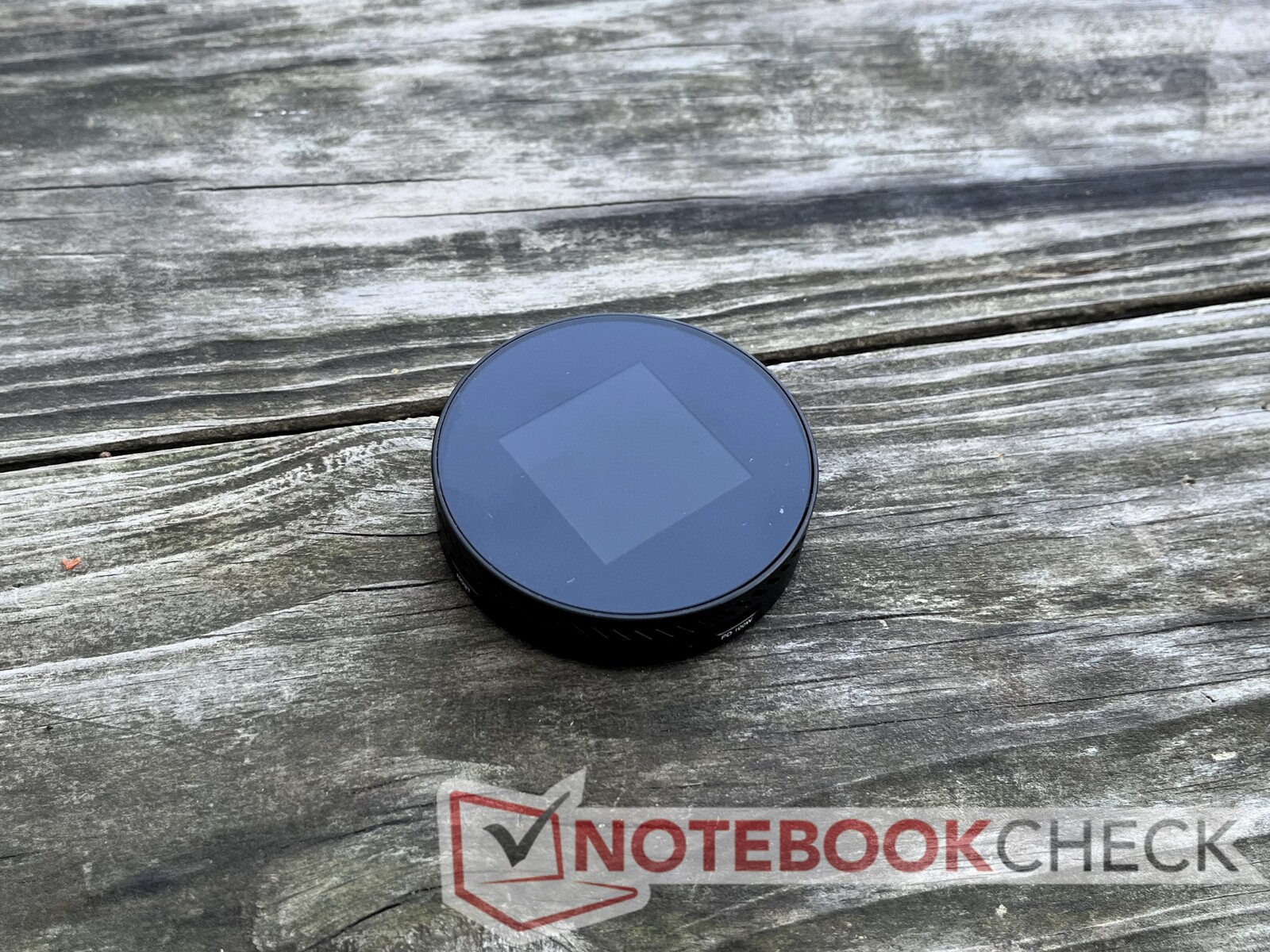 Dockcase Smart MagSafe SSD enclosure hands-on: Storage expansion for ...