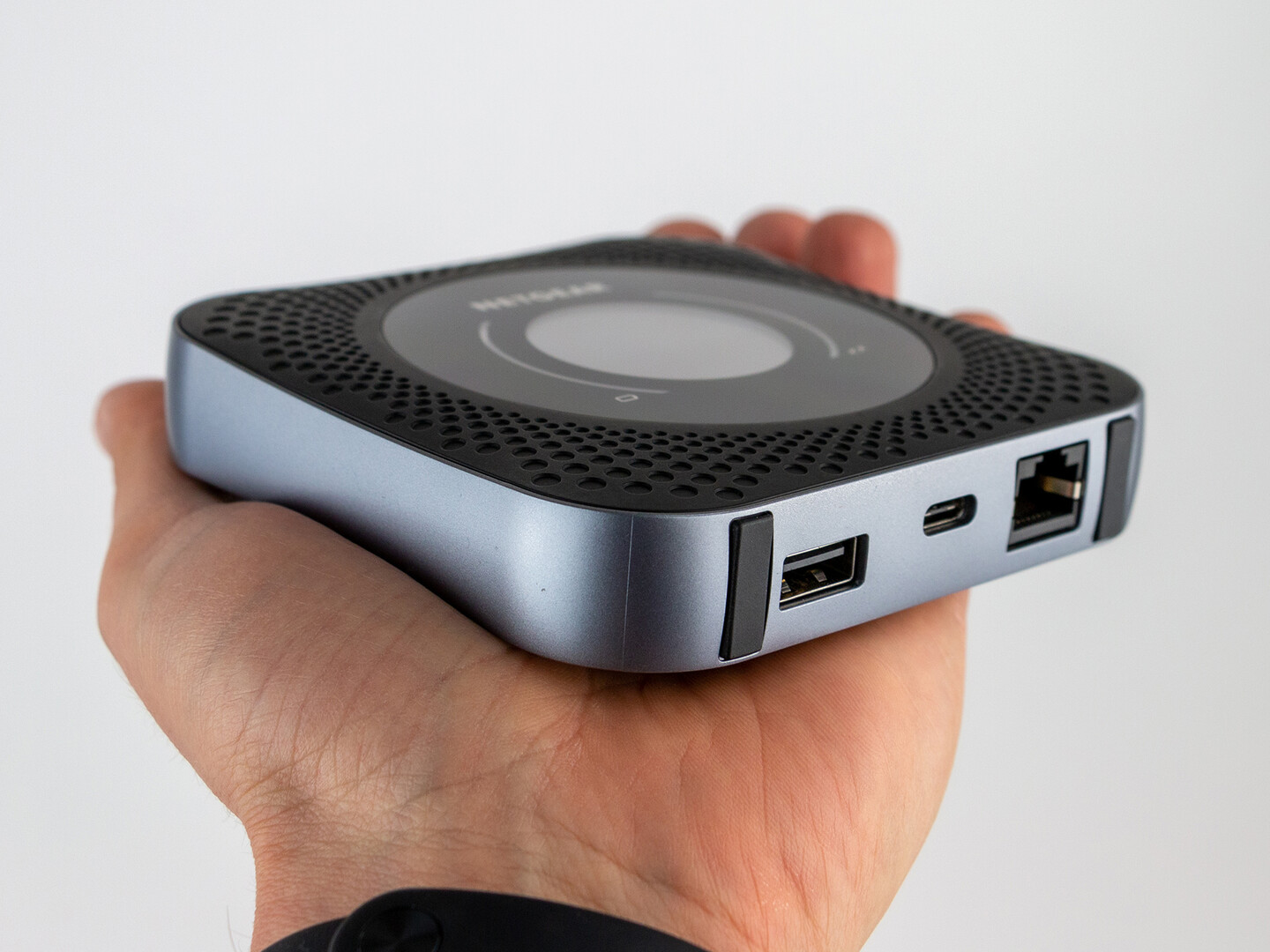 NETGEAR Nighthawk M1 Router Review - NotebookCheck.net Reviews