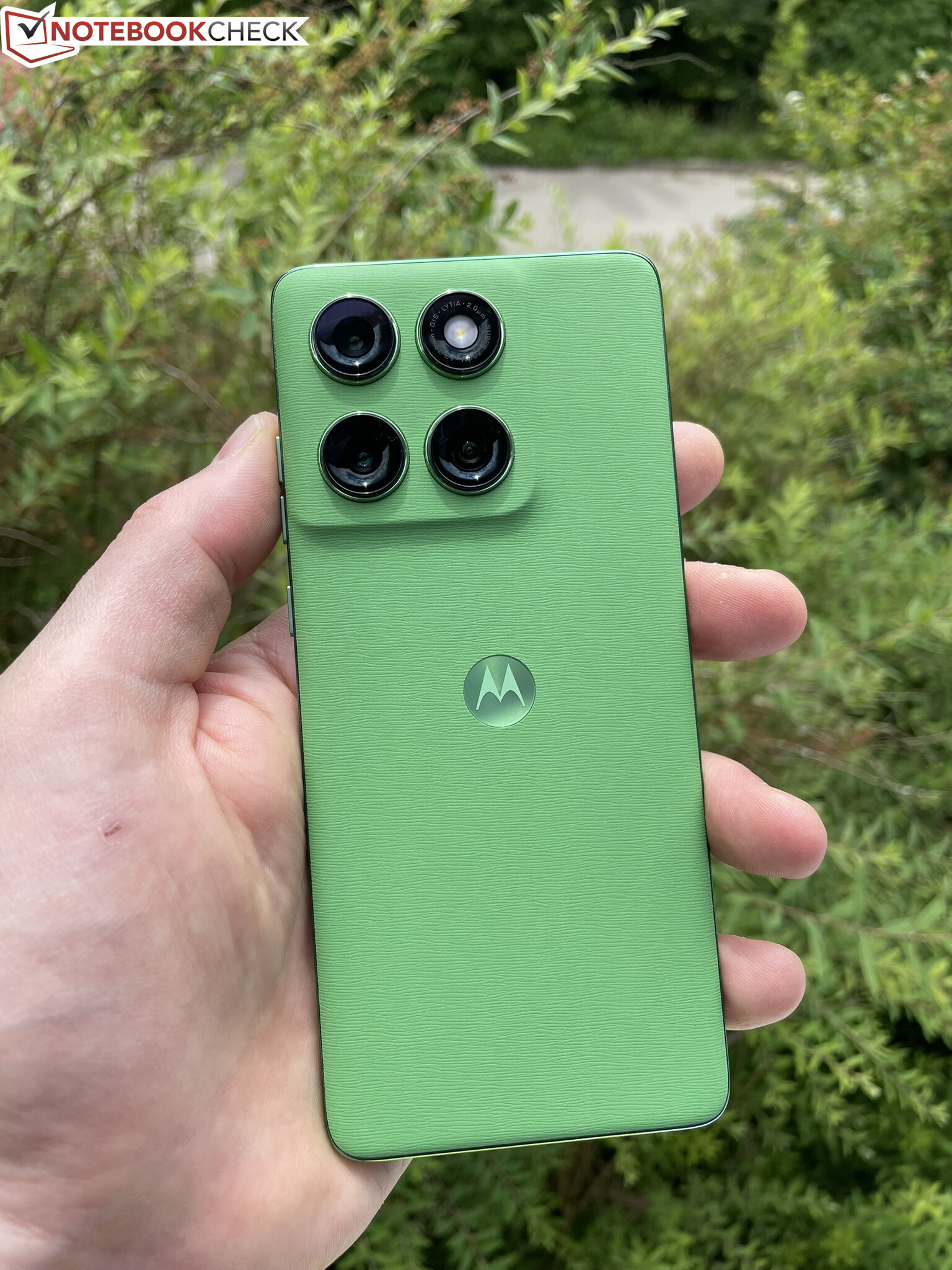 The premium smartphone that's shifting the mid-range benchmark ...