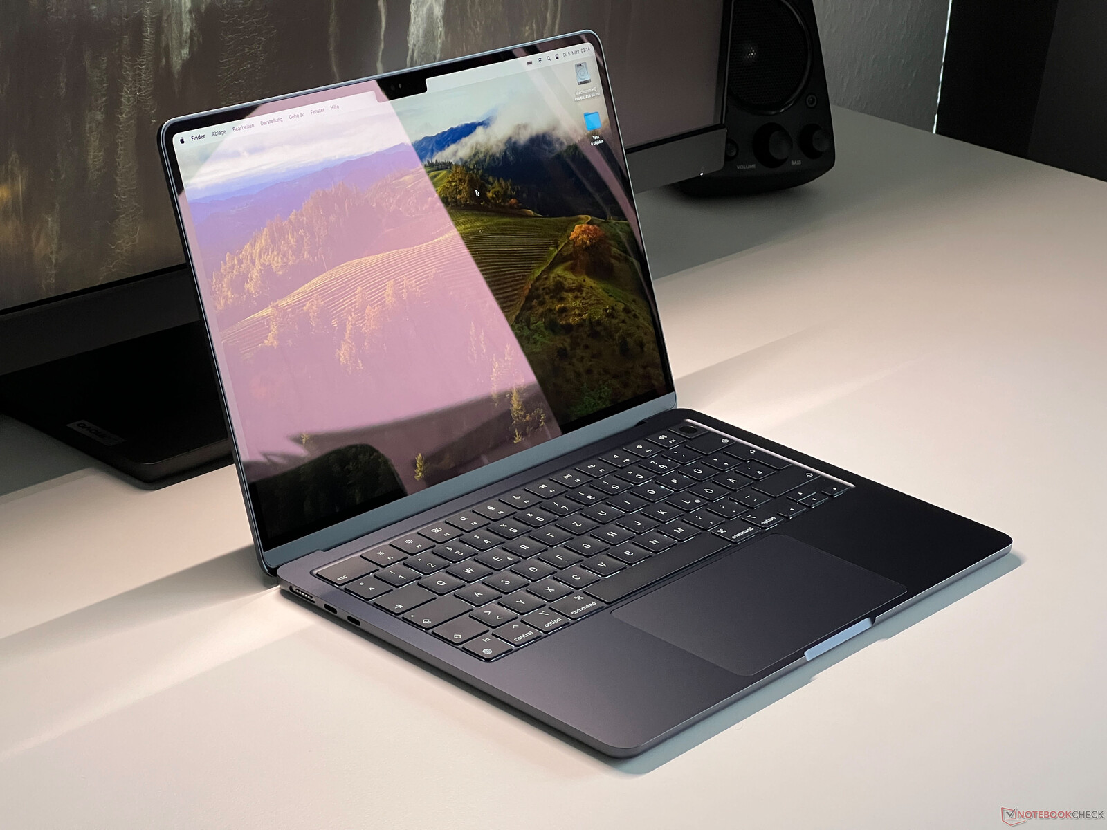 Apple MacBook Air 13 M3 review - A lot faster and with Wi-Fi 6E ...