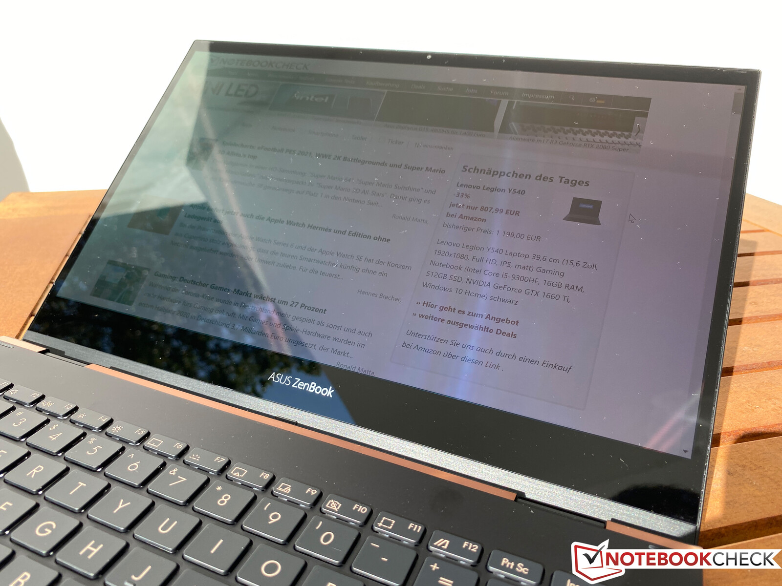 Asus ZenBook Flip S UX371 Review - Compact Convertible with Tiger Lake ...