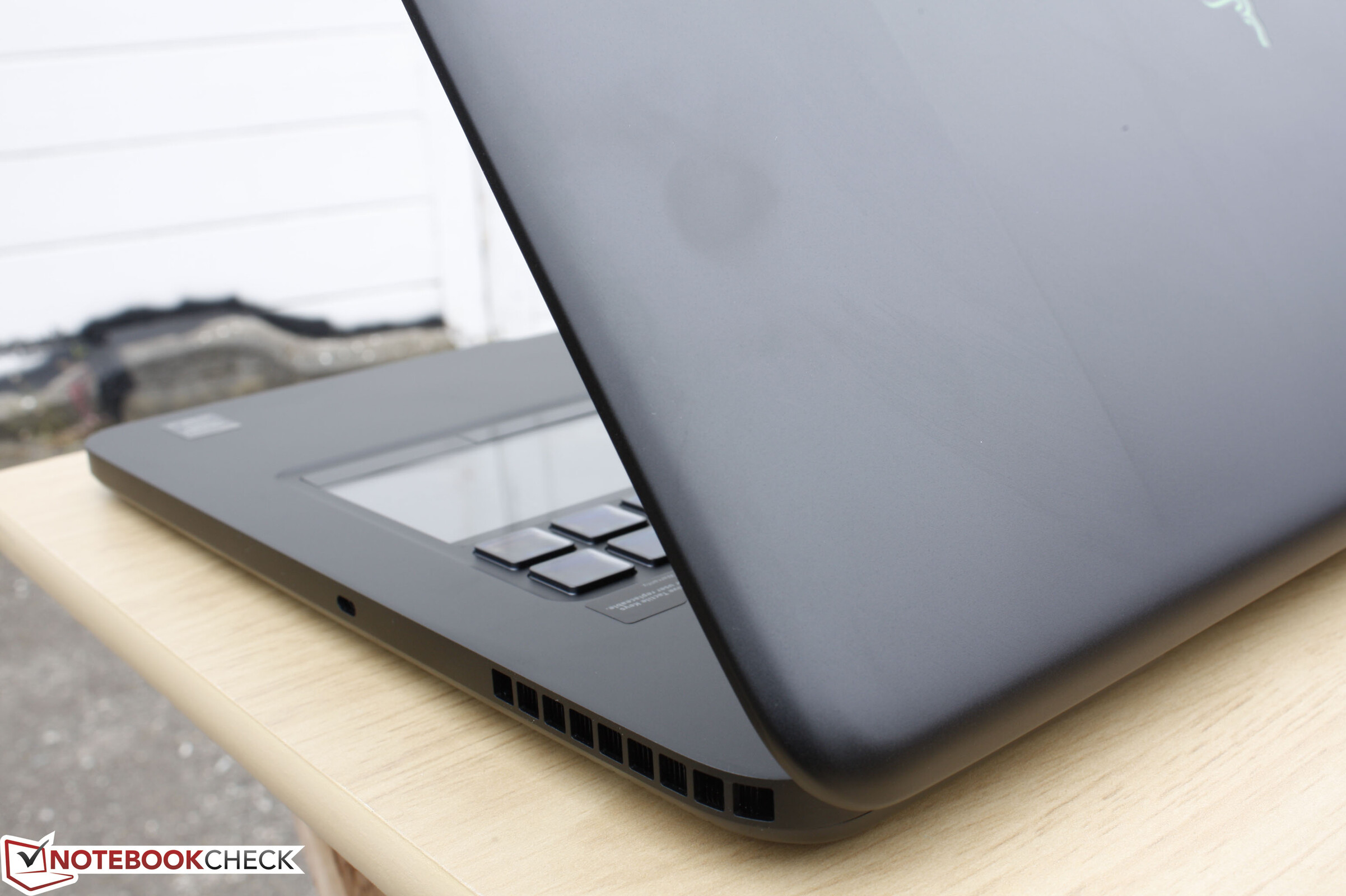 Razer Blade Pro 2015 Notebook Review - NotebookCheck.net Reviews