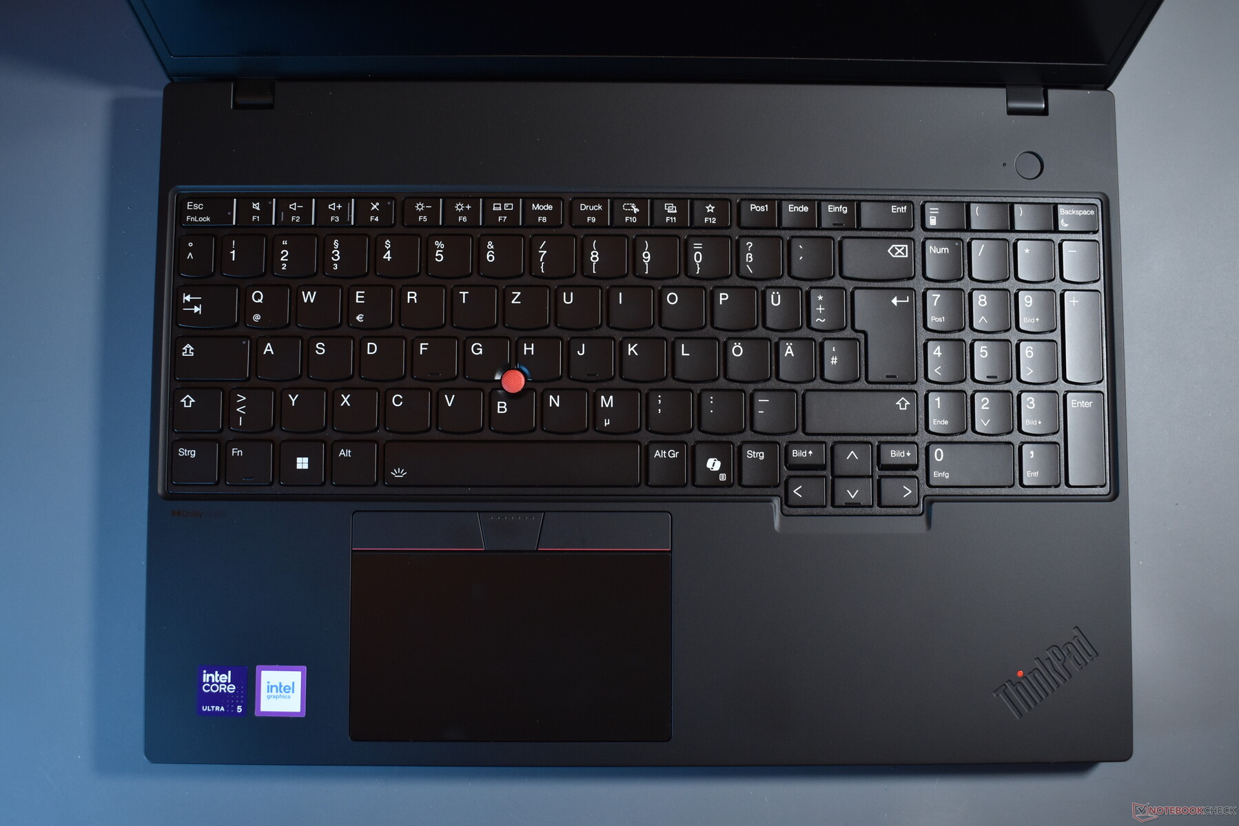 Lenovo ThinkPad T16 Gen 3 laptop in review: Big screen, big battery ...