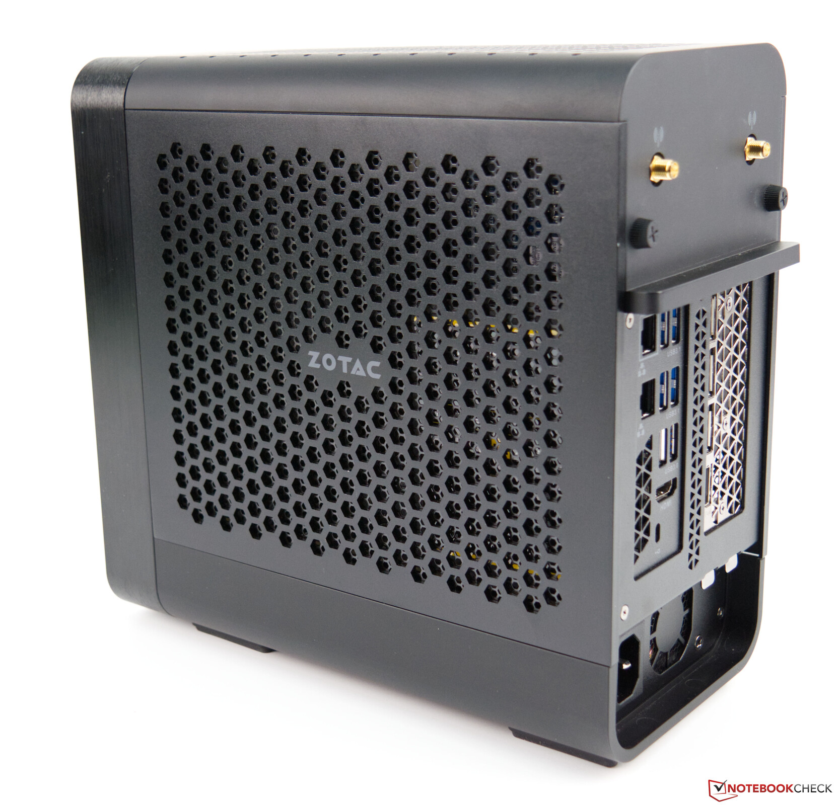Zotac Magnus One desktop PC with Core i7 and GeForce RTX 3070 in review ...