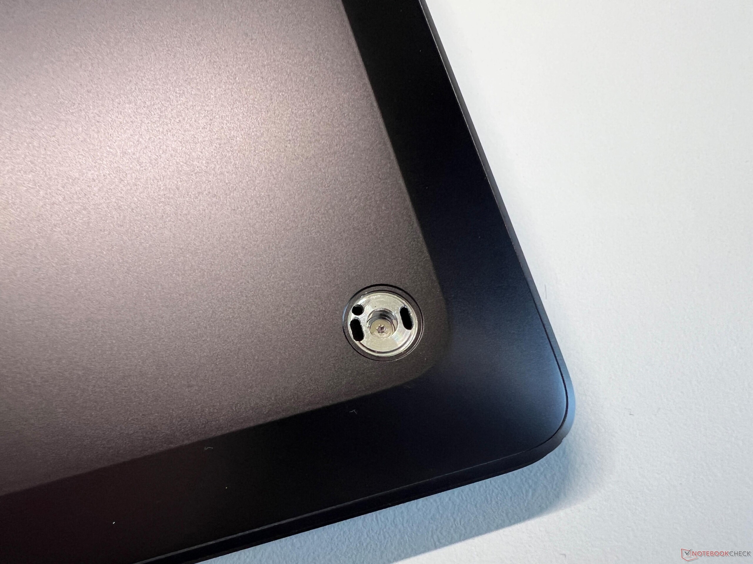 Microsoft Surface Laptop 7 15 Lunar Lake review - A slap in the face ...