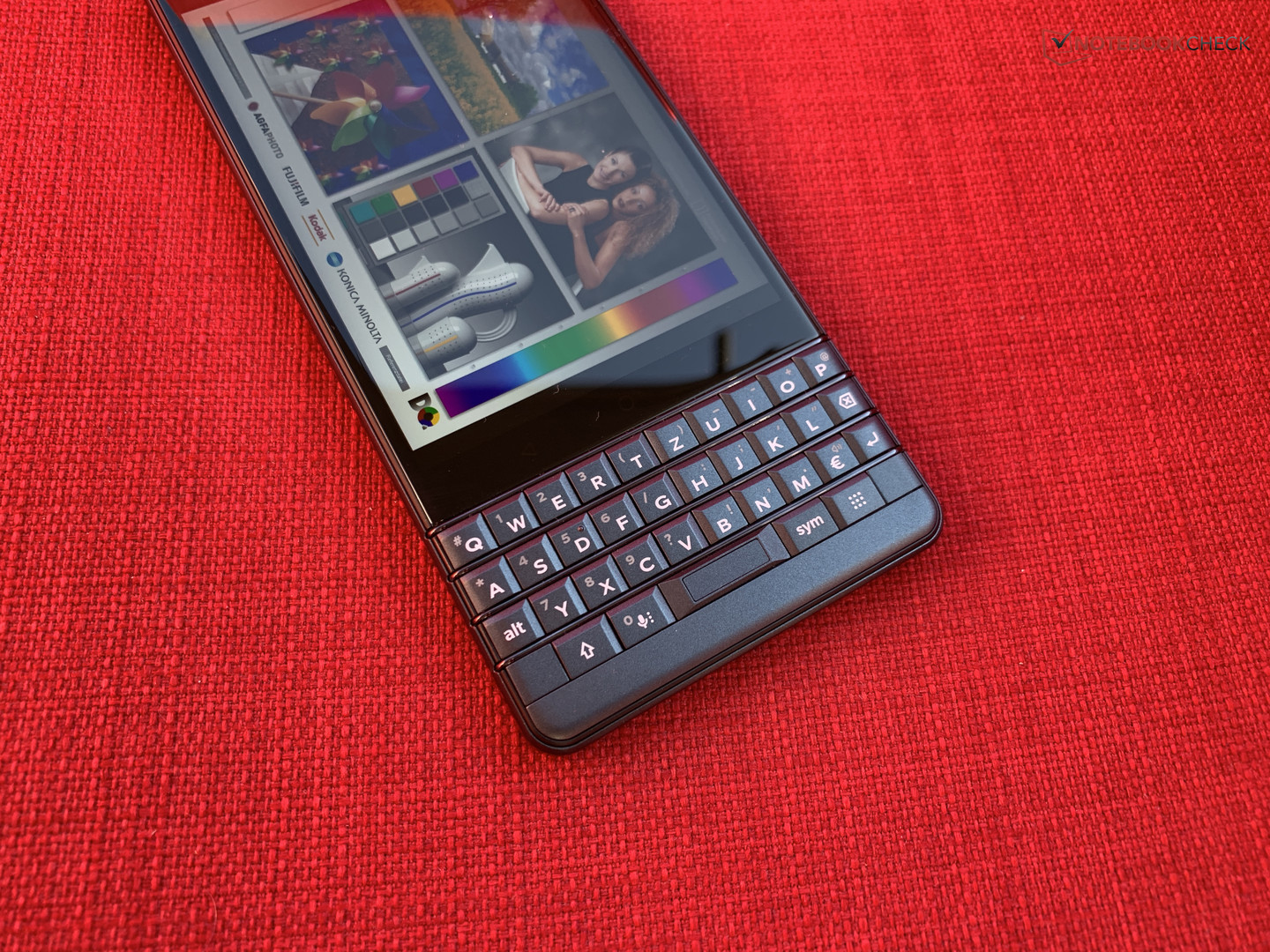 BlackBerry KEY2 LE Smartphone Review - NotebookCheck.net Reviews