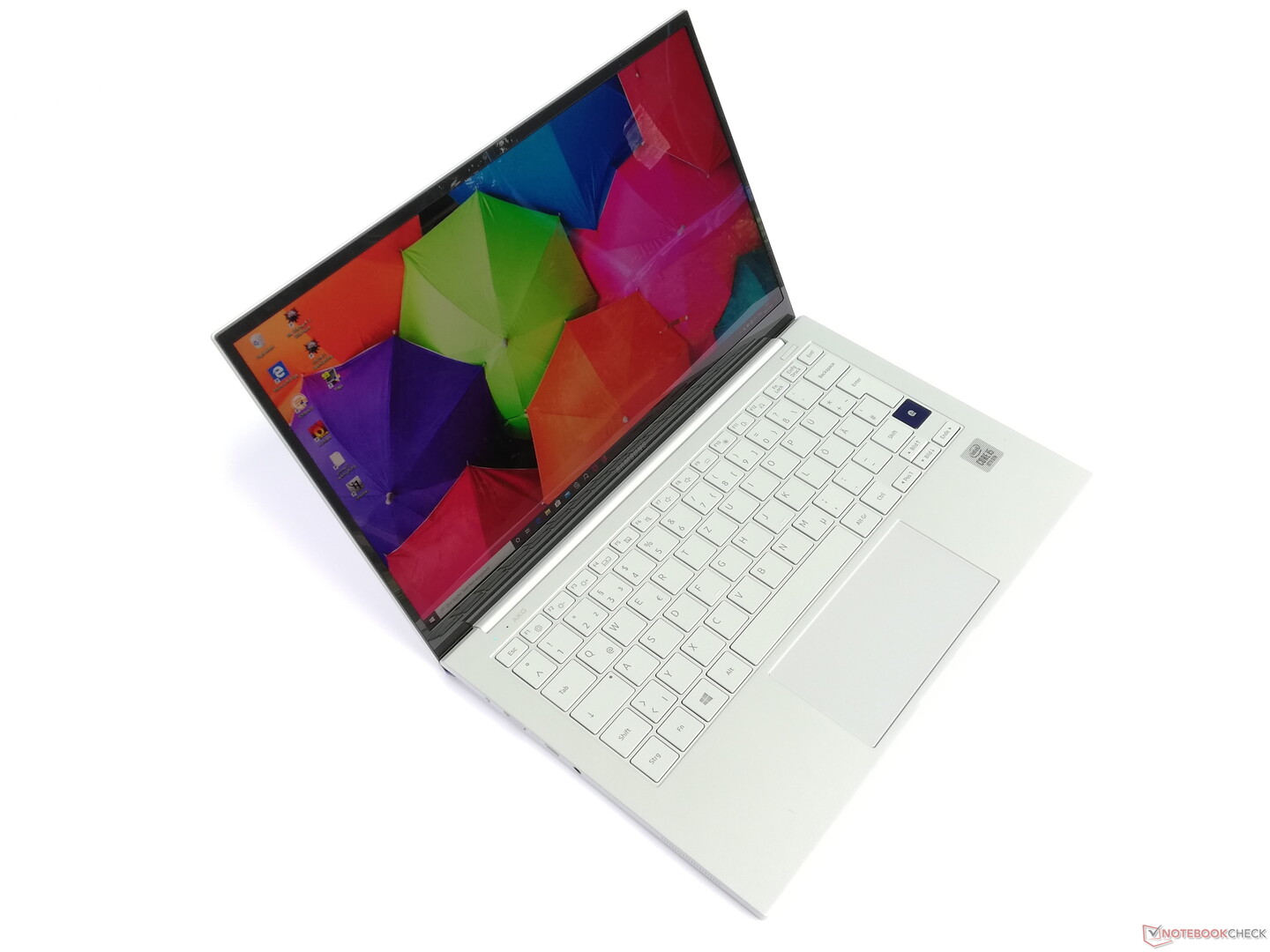 Samsung Galaxy Book Ion 13.3 Review: Subnotebook with QLED display ...