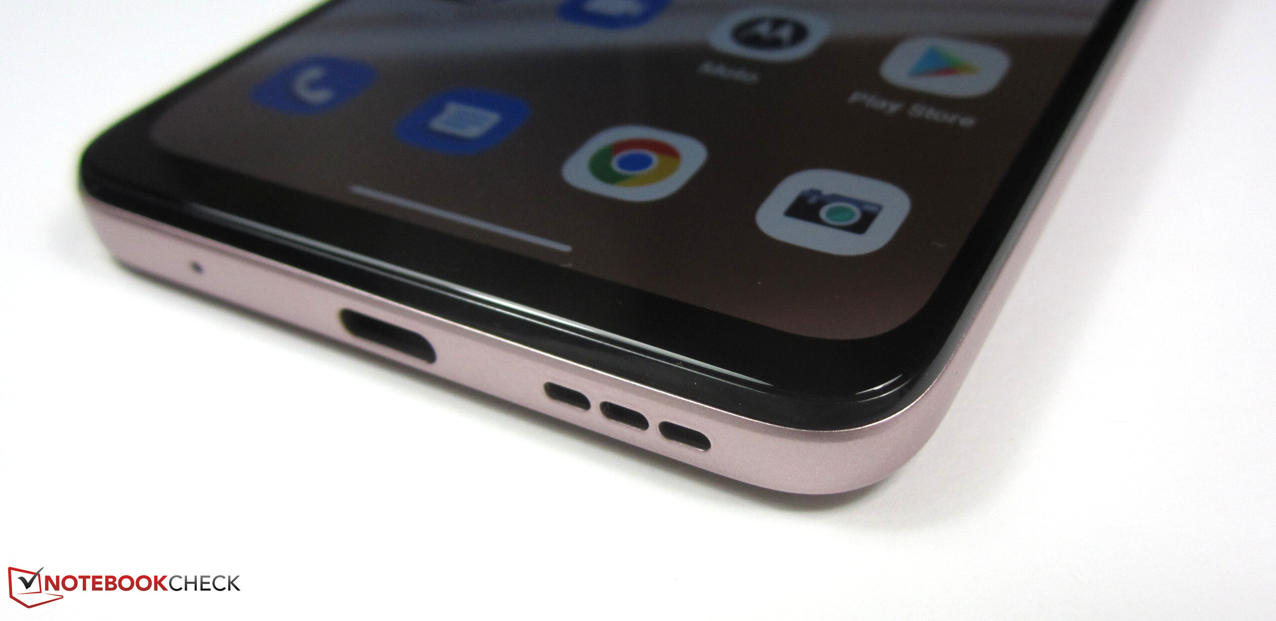 Motorola Moto G42 smartphone review: OLED lightweight with 700 nits at ...