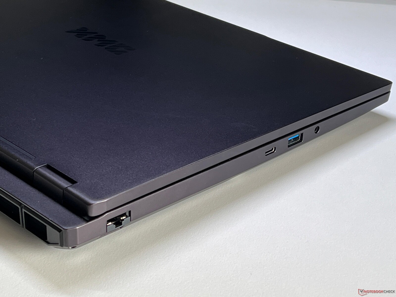 XMG Neo 16 2025 Preview - The fastest gaming notebook now with AMD, RTX ...