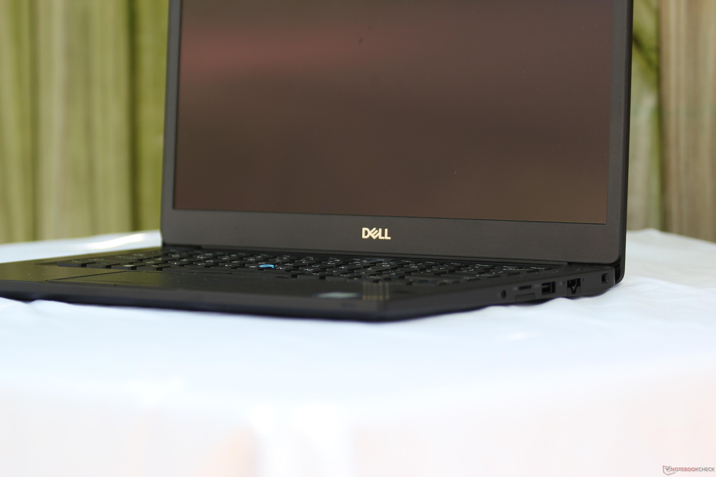 Dell Latitude 7490 (i7-8650U, FHD Touchscreen) Laptop Review ...