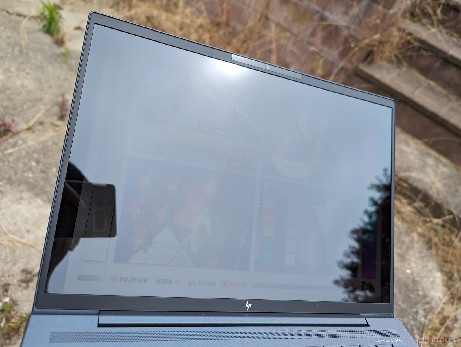 HP Dragonfly G4 laptop review: Small updates over the already excellent ...
