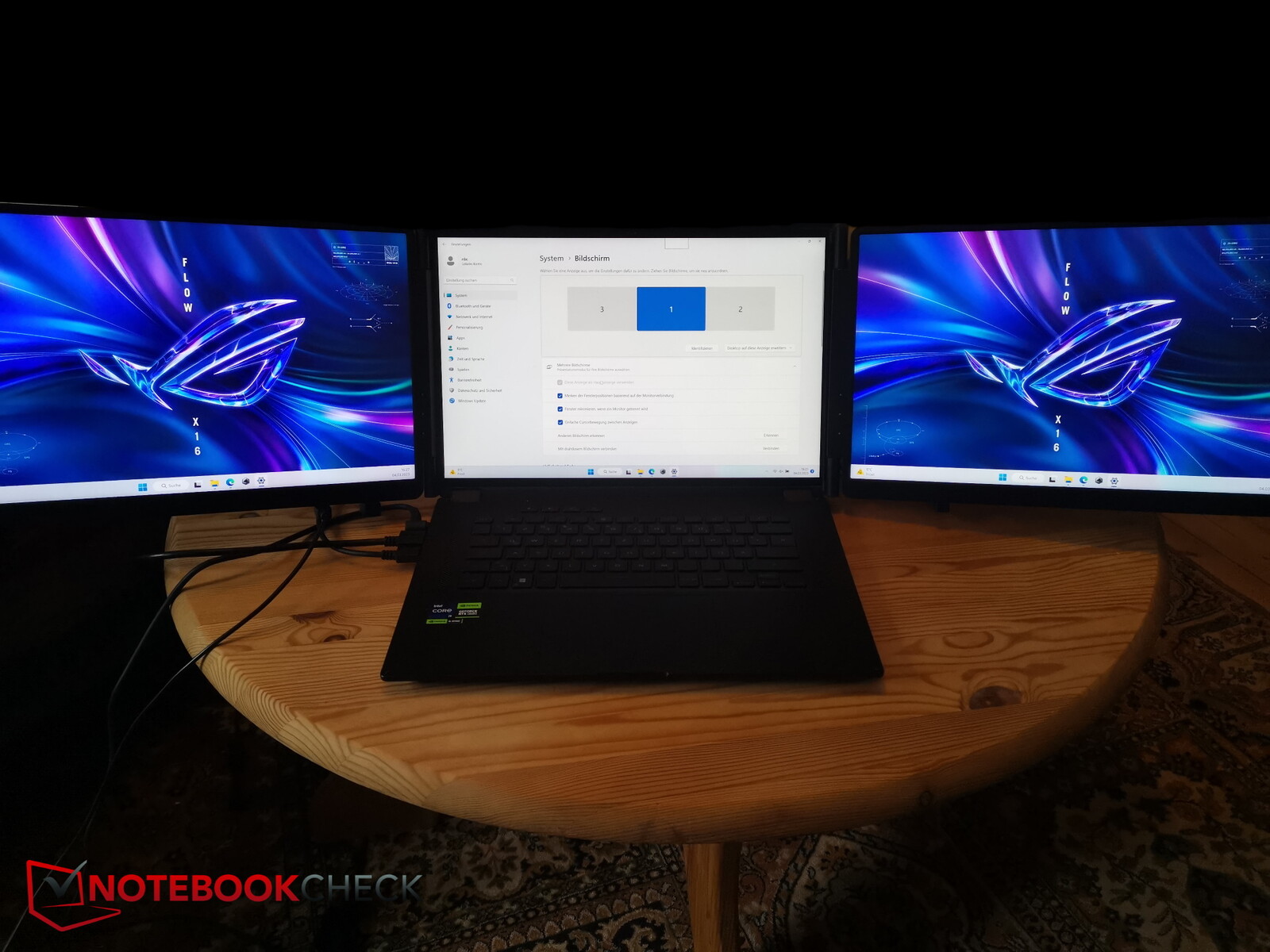 Monduo 16 Pro Duo in review: A built-in triple-monitor setup for ...