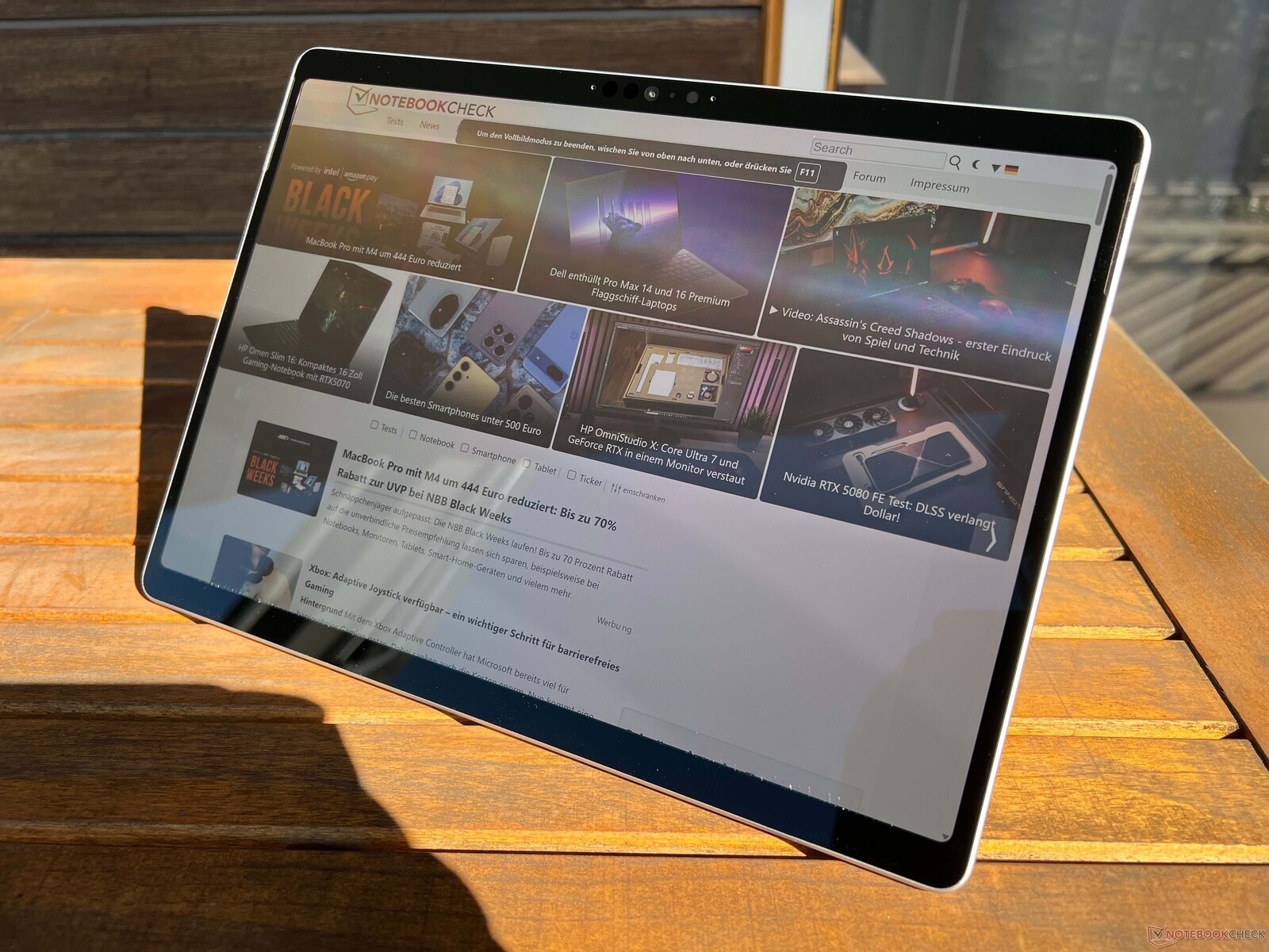 Lunar Lake vs. Snapdragon inside a convertible - Microsoft Surface Pro ...