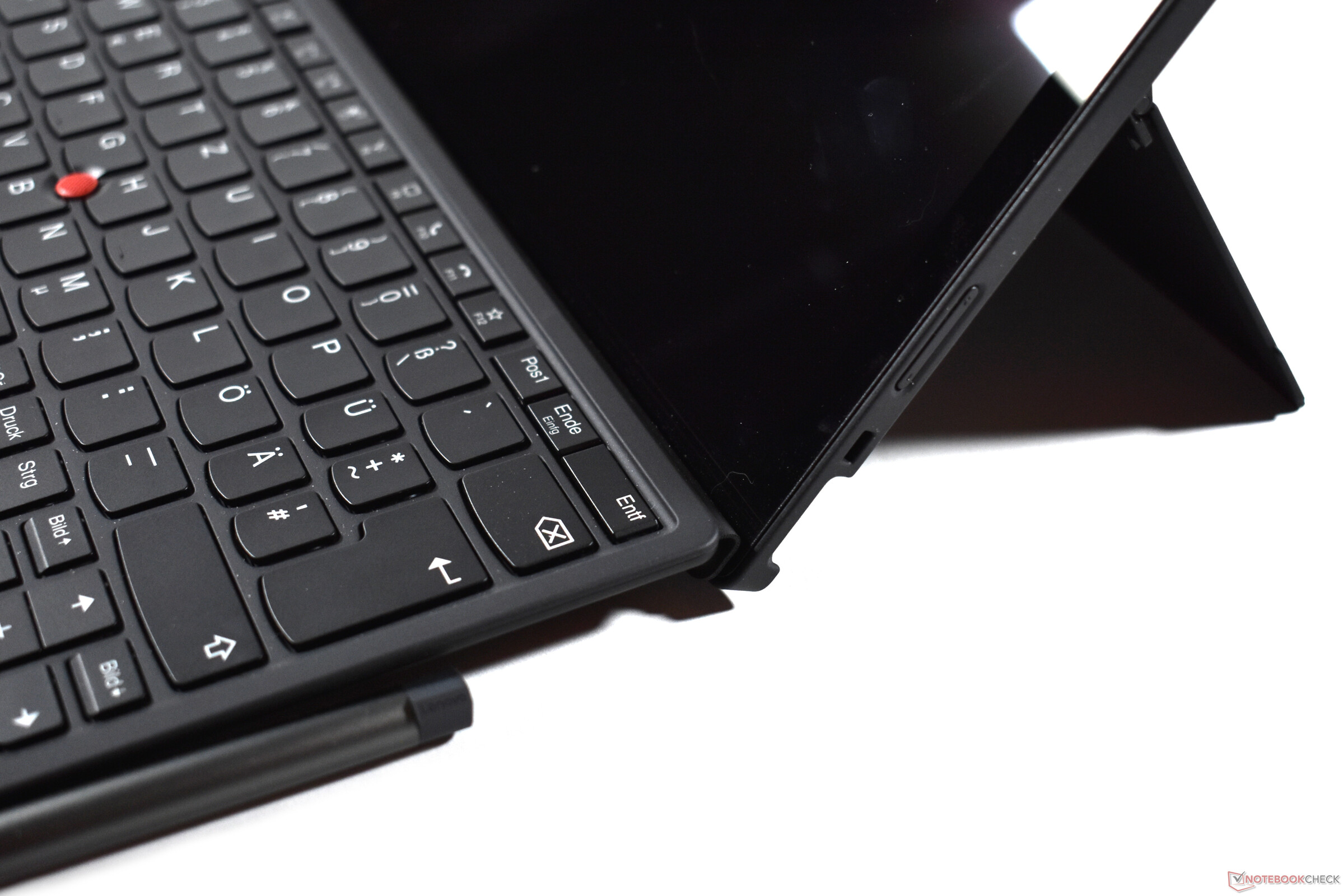 Lenovo ThinkPad X12 Detachable Gen 1 Review: Laptop tablet hybrid with ...