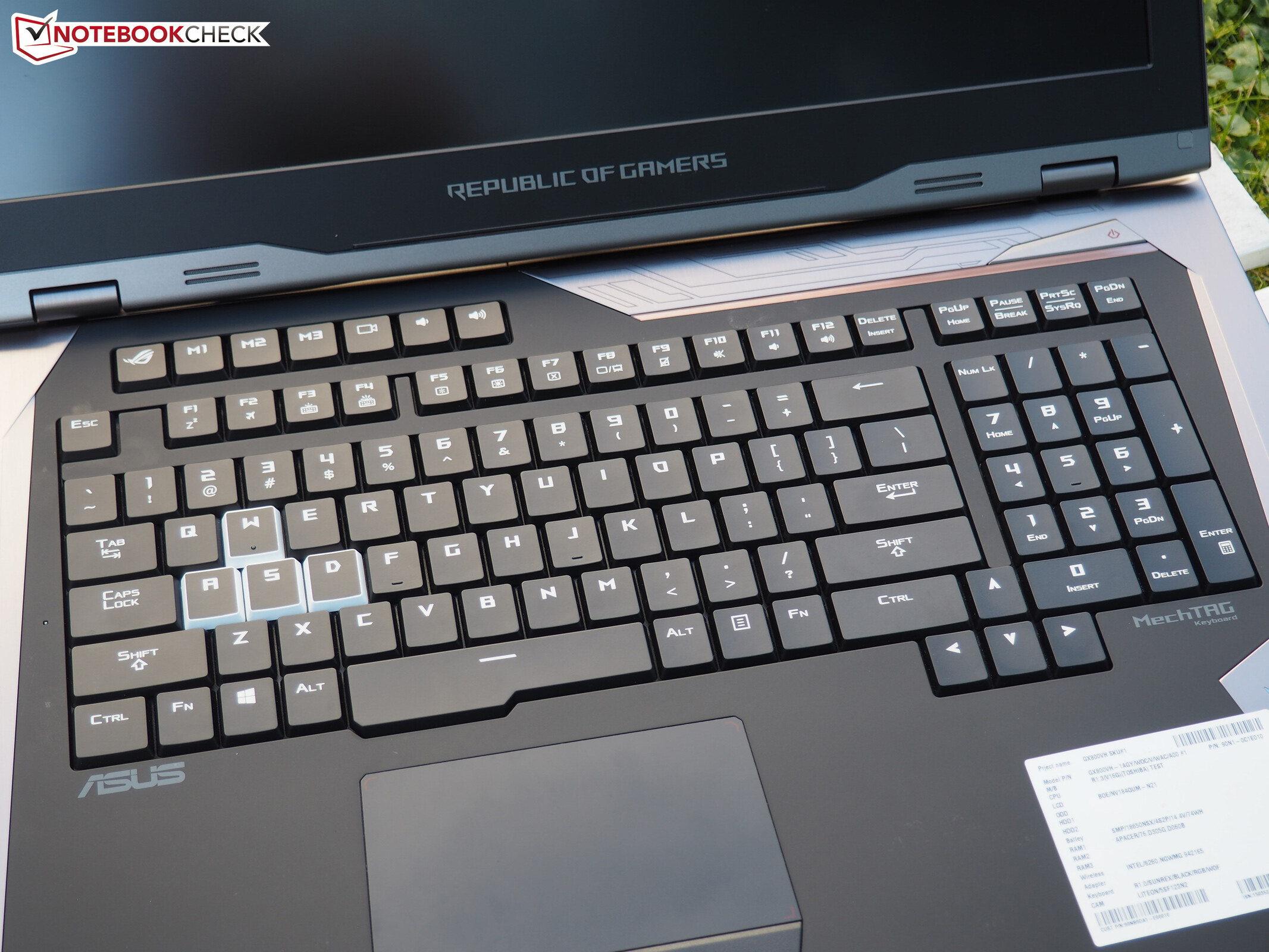 Asus ROG GX800VH Notebook Preview - NotebookCheck.net Reviews