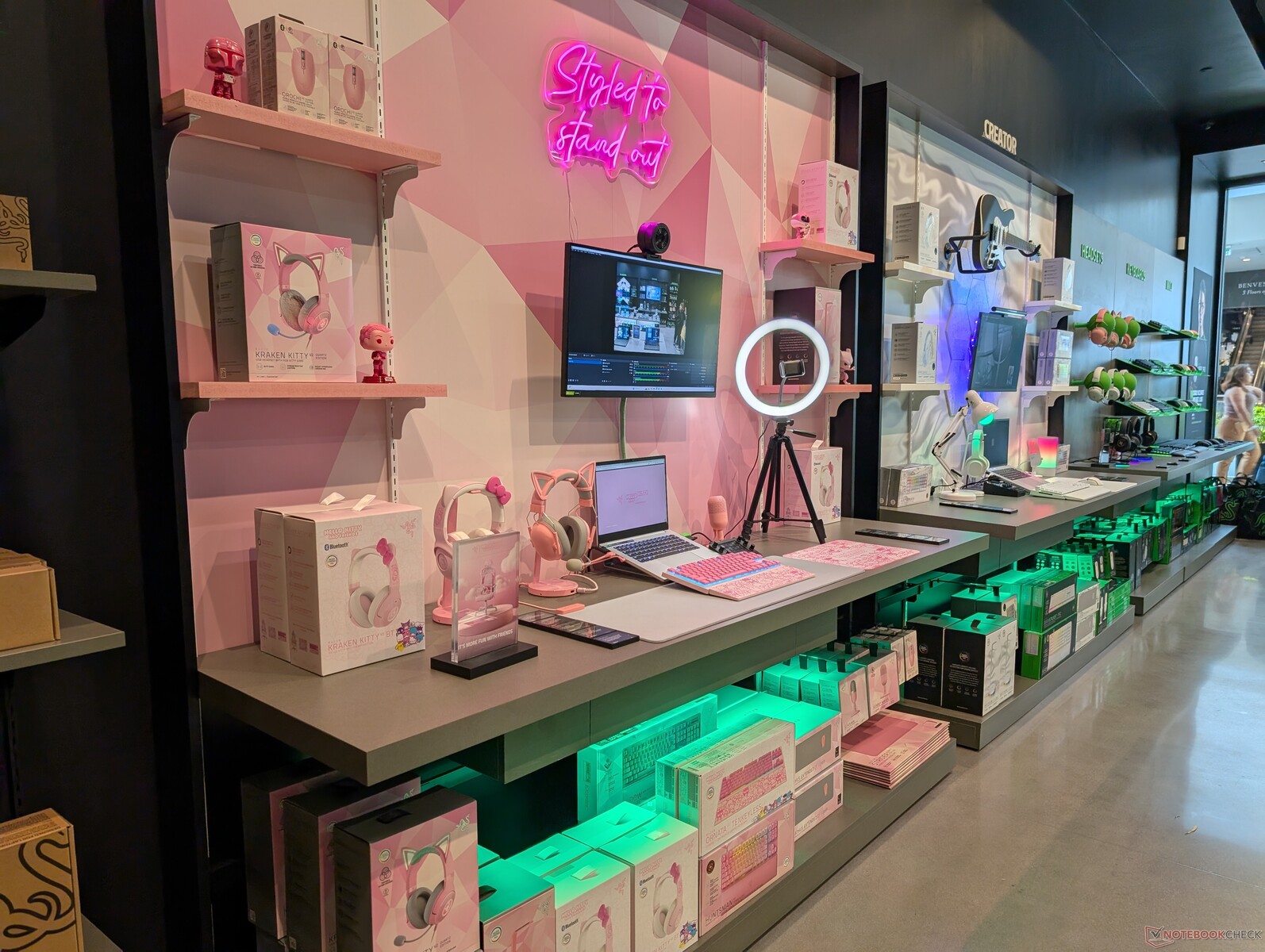 Razer opens new store in Silicon Valley. We went to its grand opening ...