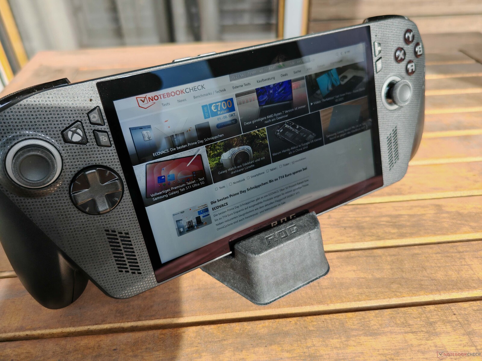 Full-screen Xbox experience for gaming handhelds - Asus ROG Xbox Ally X ...