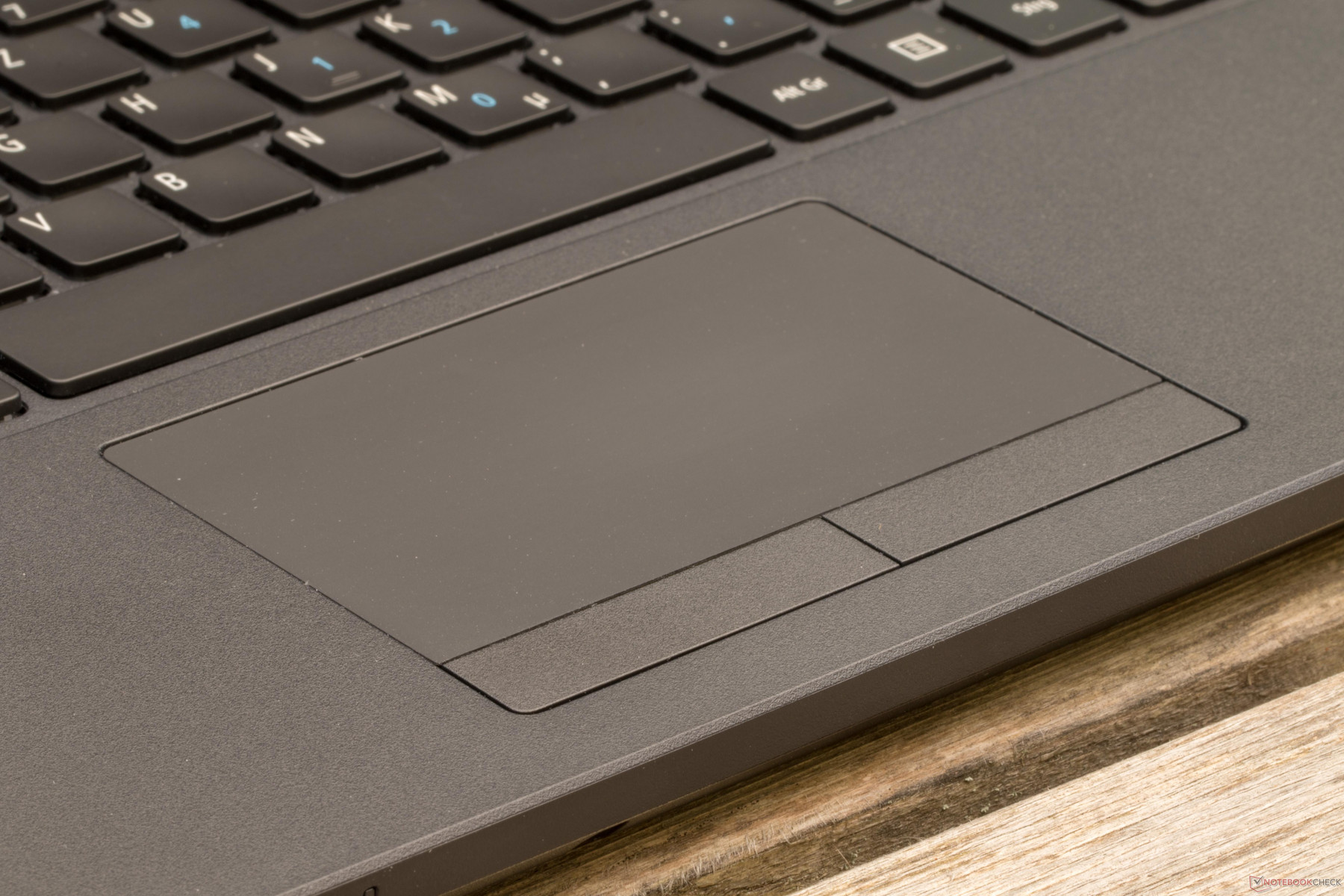 Acer TravelMate P2410 (i7-8550U, MX130) Laptop Review - NotebookCheck ...