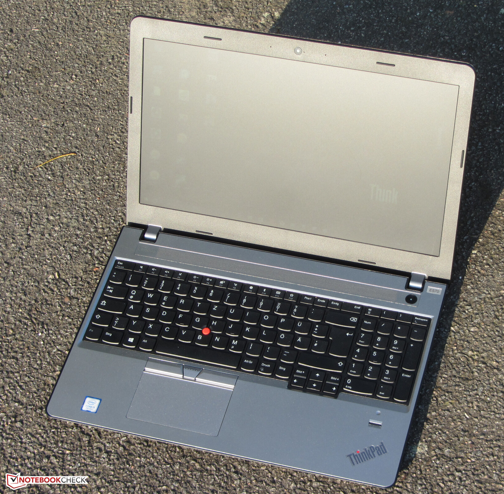 Lenovo ThinkPad E570 (7200U, HD Display) Laptop Review - NotebookCheck ...