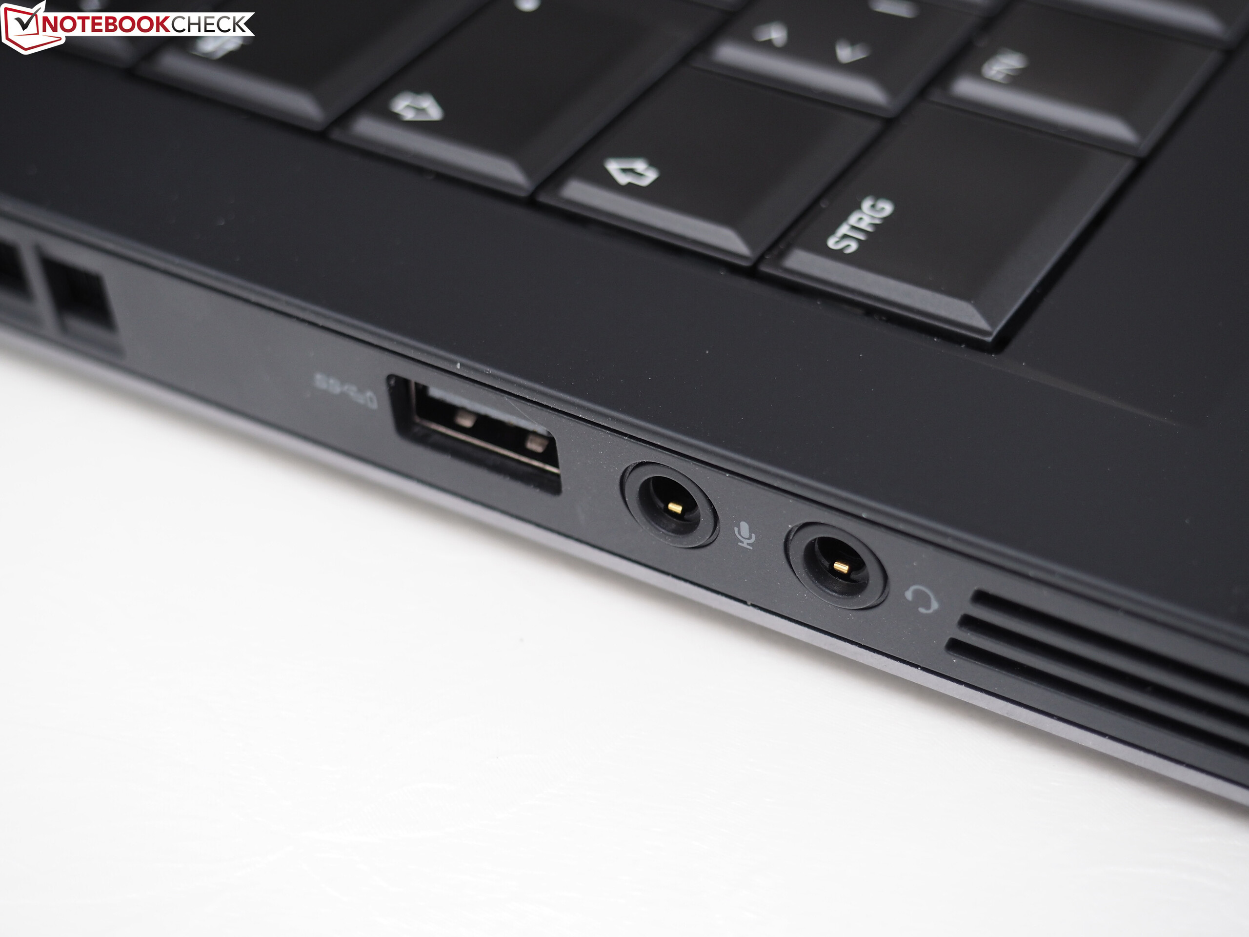 Alienware 13 R3 Notebook Review - NotebookCheck.net Reviews