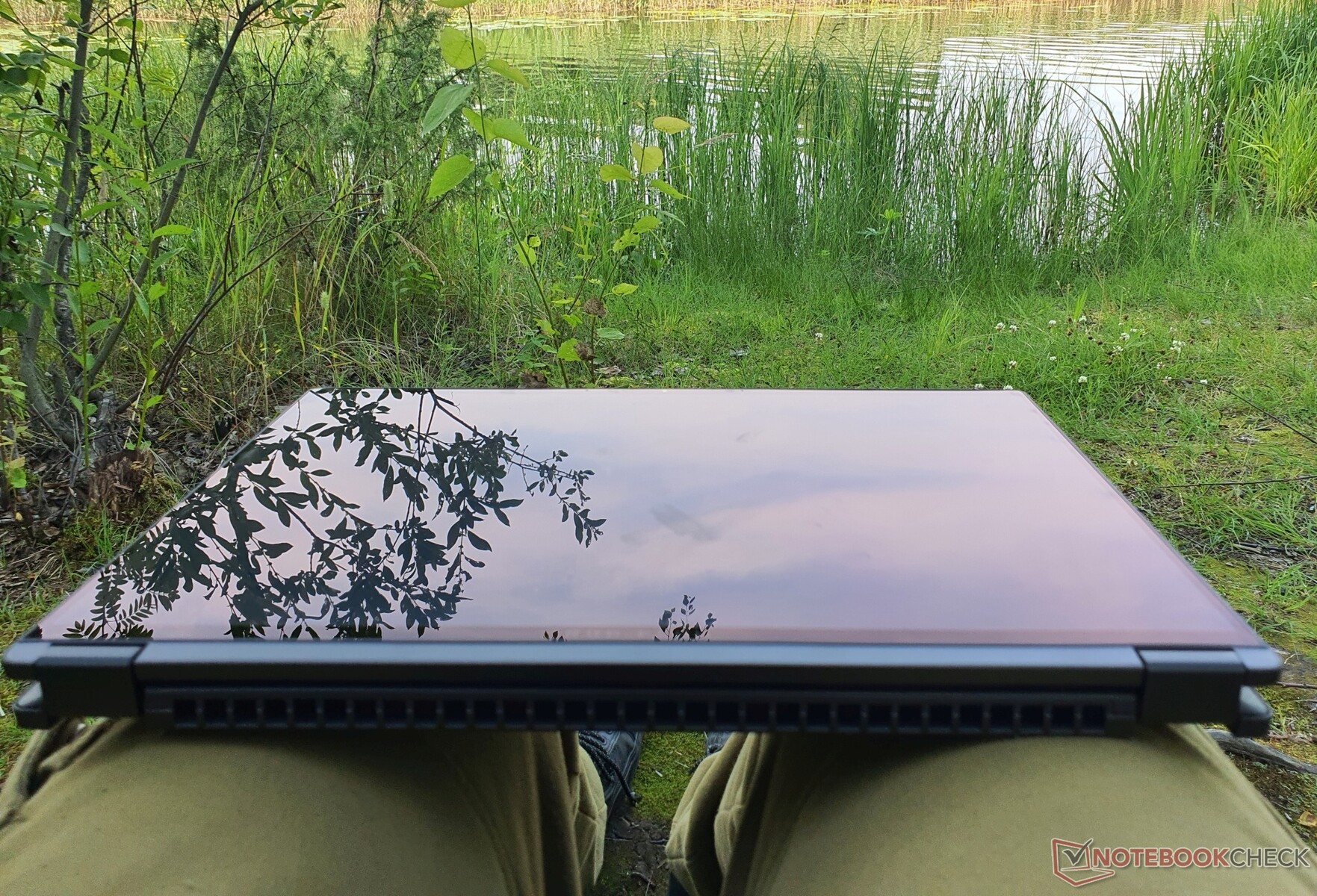 Asus ROG Flow X16 laptop review: 2-in-1 gamer with mini-LED ...