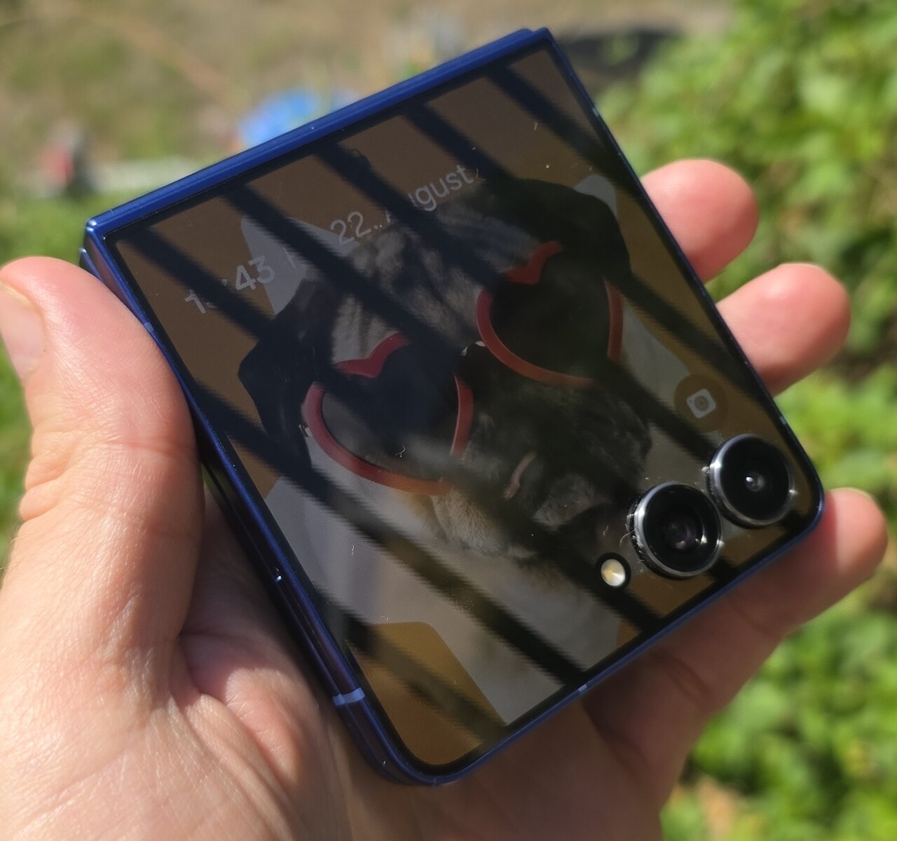 Compact Flip phone loses ground – Samsung Galaxy Z Flip7 review ...