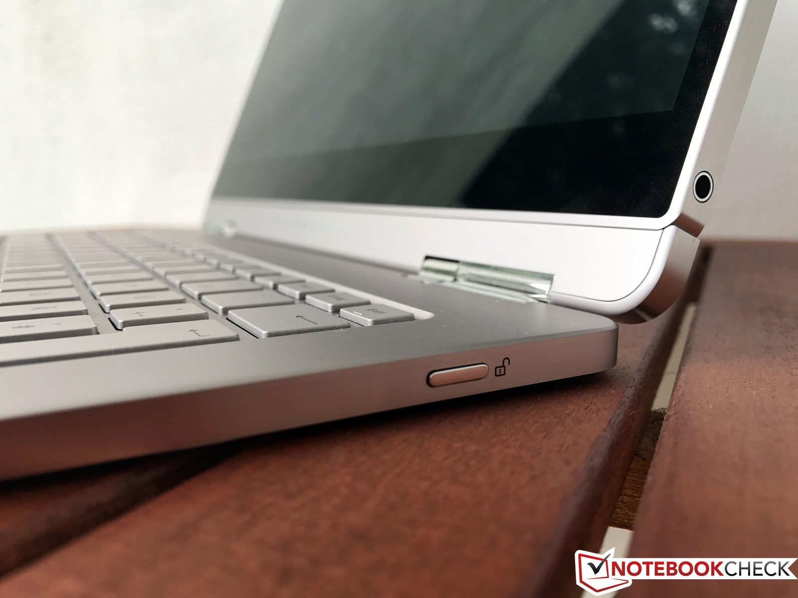 Porsche Design BOOK ONE (i7, 512 GB, QHD+) Convertible Review ...