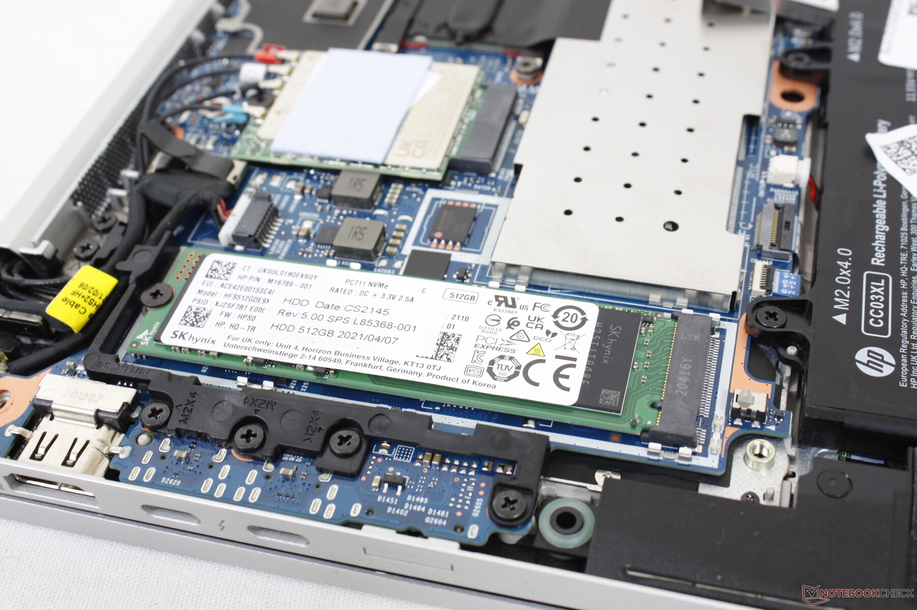 SK Hynix PC711 1TB HFS512GDE9X073N SSD Benchmarks - NotebookCheck.net Tech