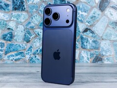 iPhone 17 and iPhone Air users report phones failing to turn on after ...