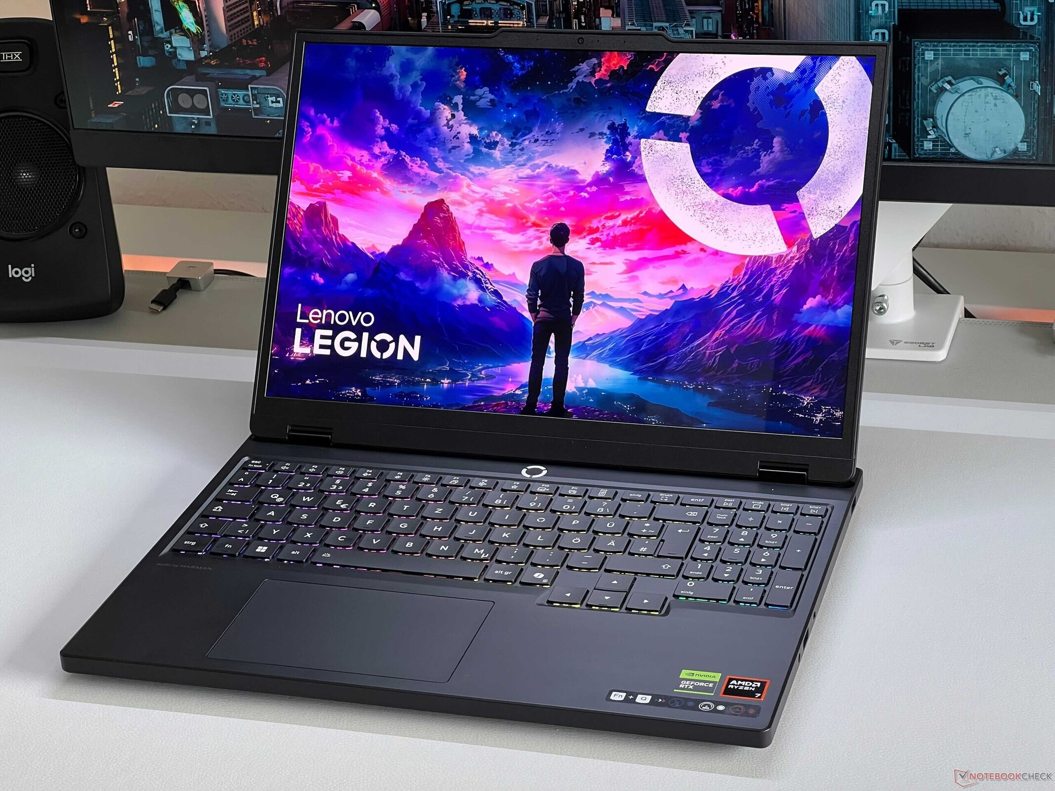 Lenovo Legion 5i 15 OLED gamer with 20-core CPU and RTX 5070 Laptop GPU ...