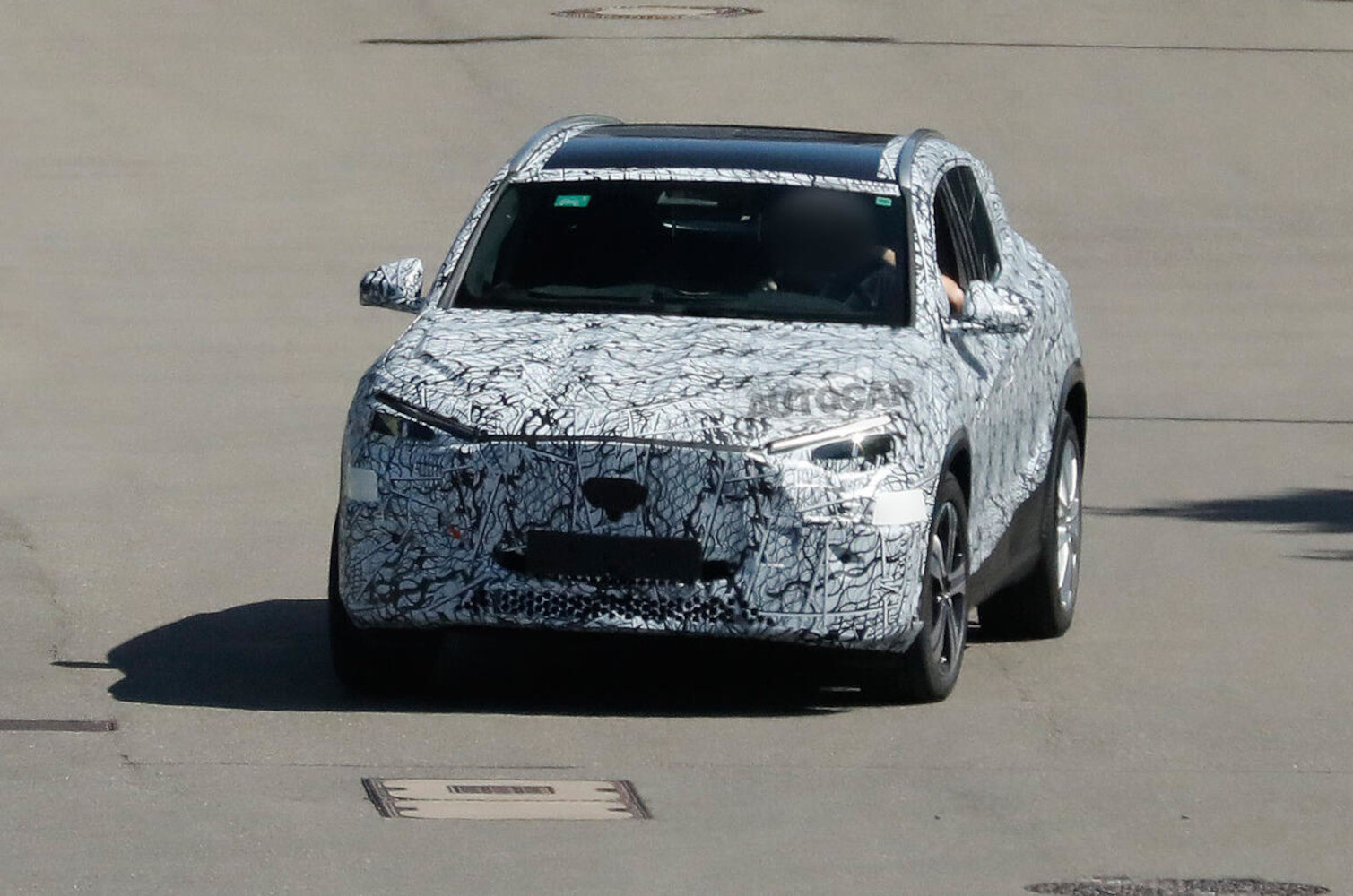 Mercedes GLA: New compact SUV to be electric from 2026, hybrid from ...